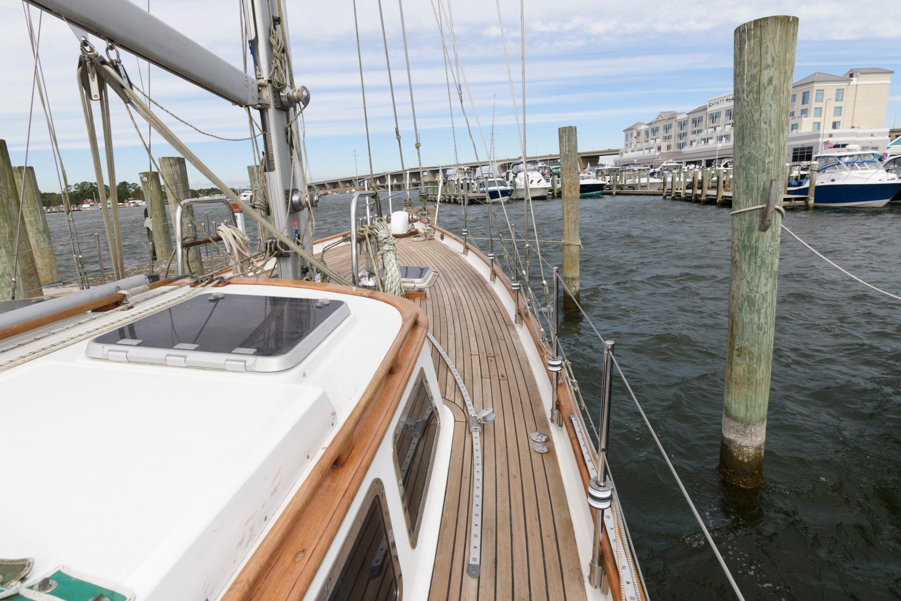 2001 Hampton 43 Pilot House Cutter Cruiser for sale - YachtWorld