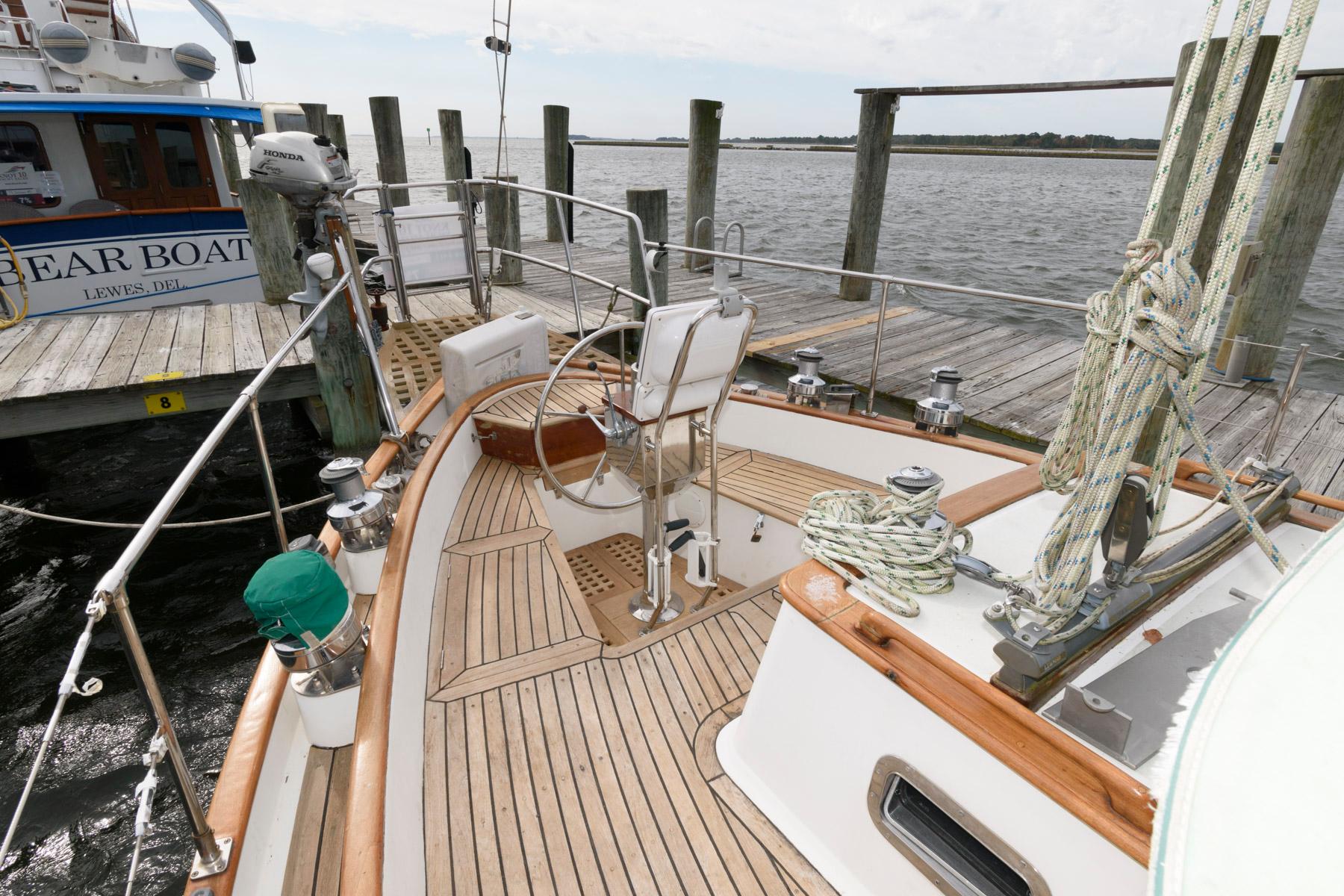2001 Hampton 43 Pilot House Cutter Cruiser for sale - YachtWorld