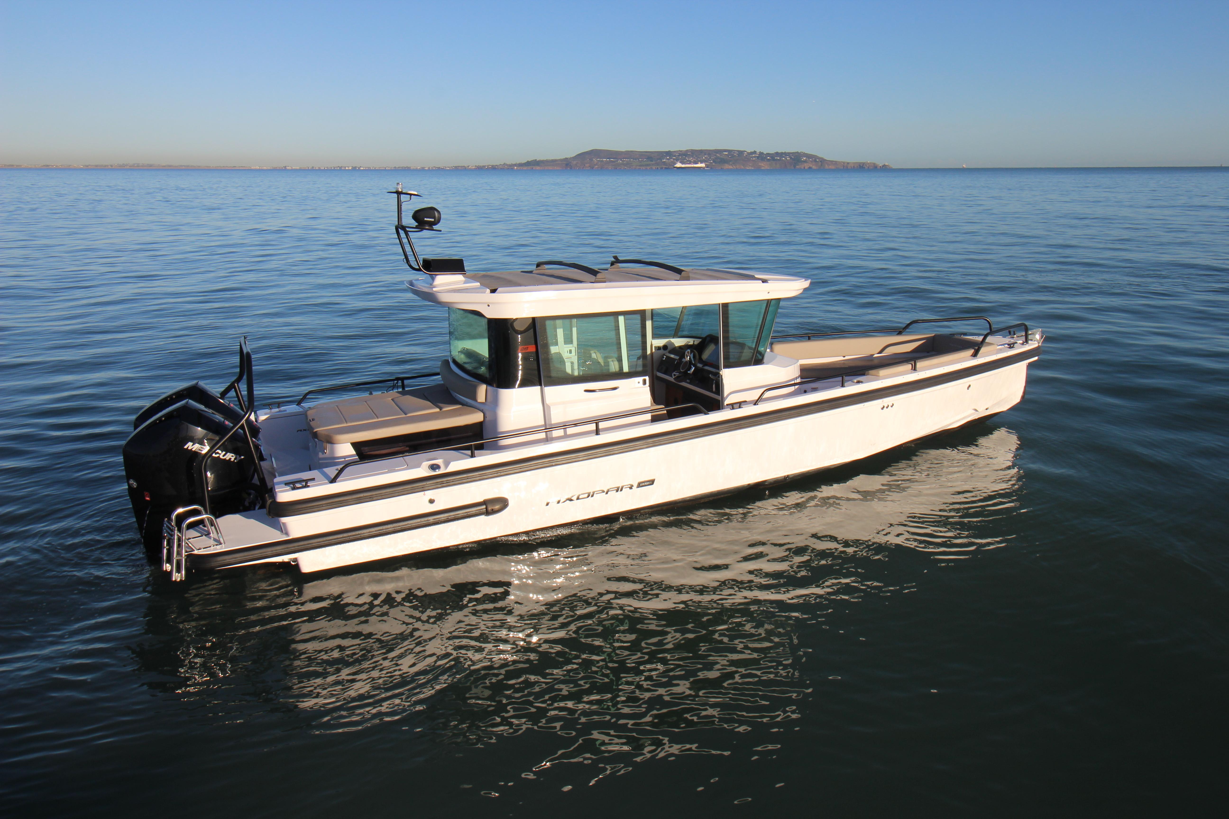 Axopar 28 Cabin Brabus Line 9m 2022, Kajütboote | Boot24