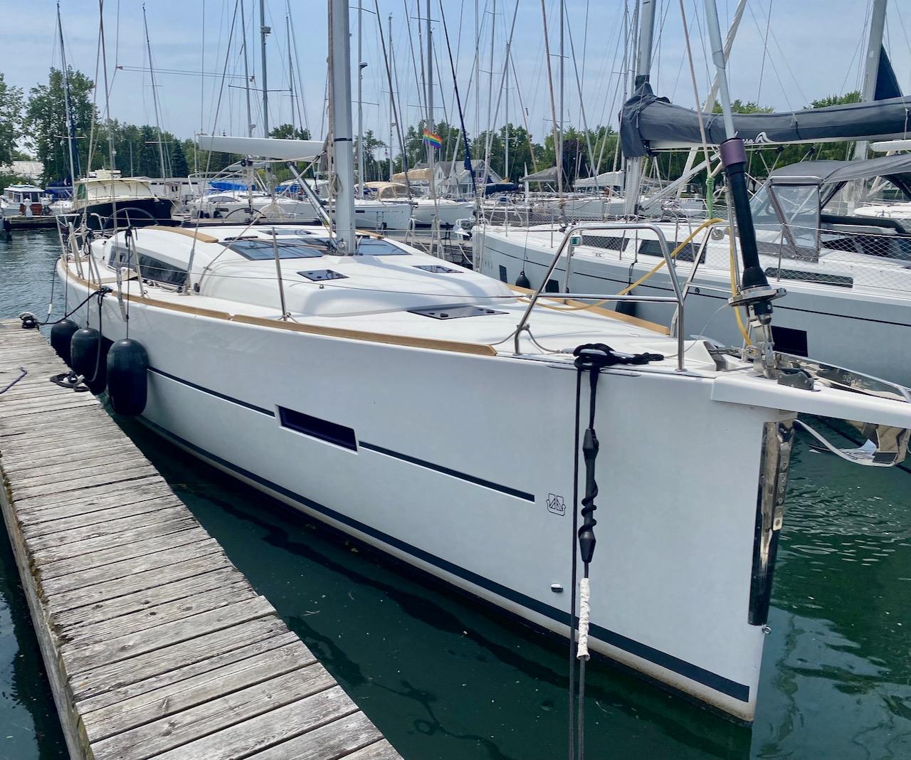 2017 Dufour 412 Cruiser for sale - YachtWorld