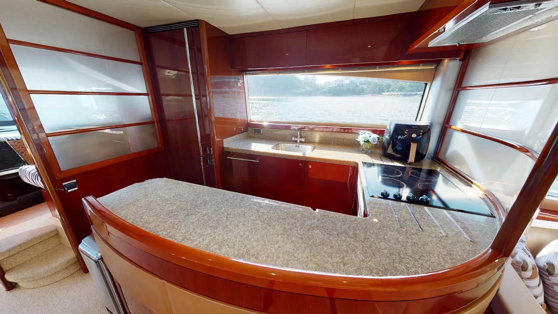 2006 Princess 67 Flybridge Flybridge for sale - YachtWorld