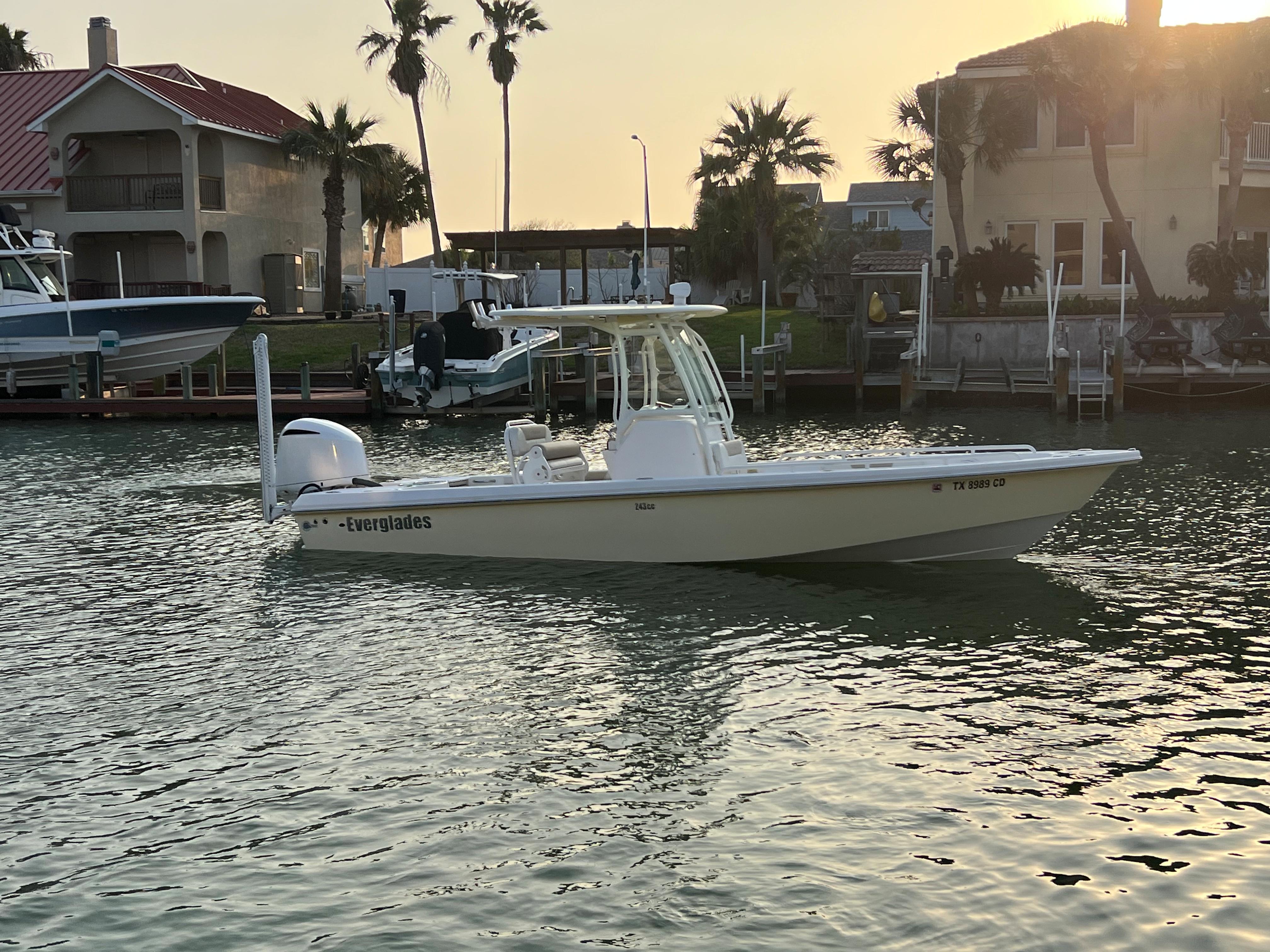2014 Everglades 243 CC Center Console for sale - YachtWorld