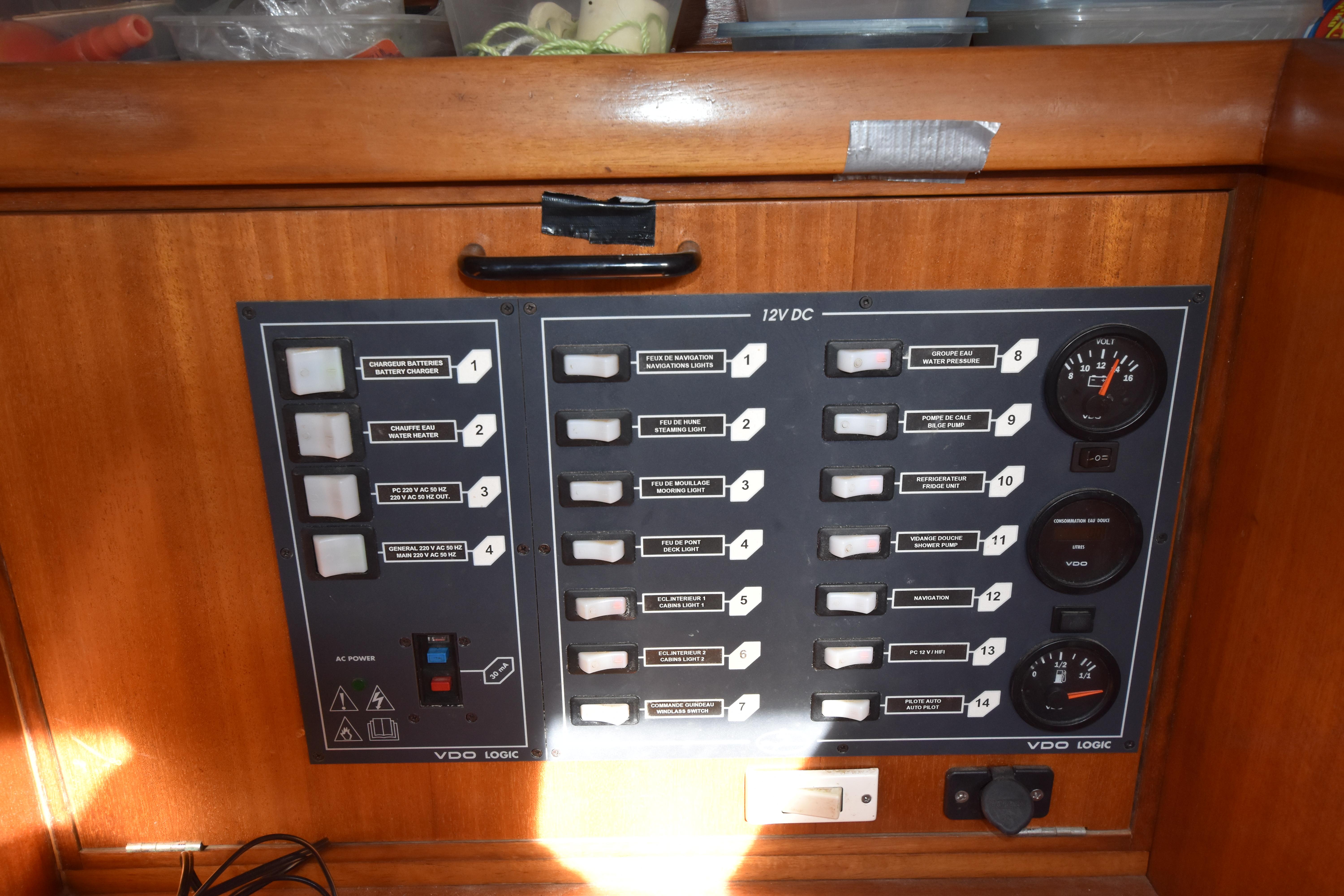 2002 Dufour 38 Classic Cruiser for sale - YachtWorld