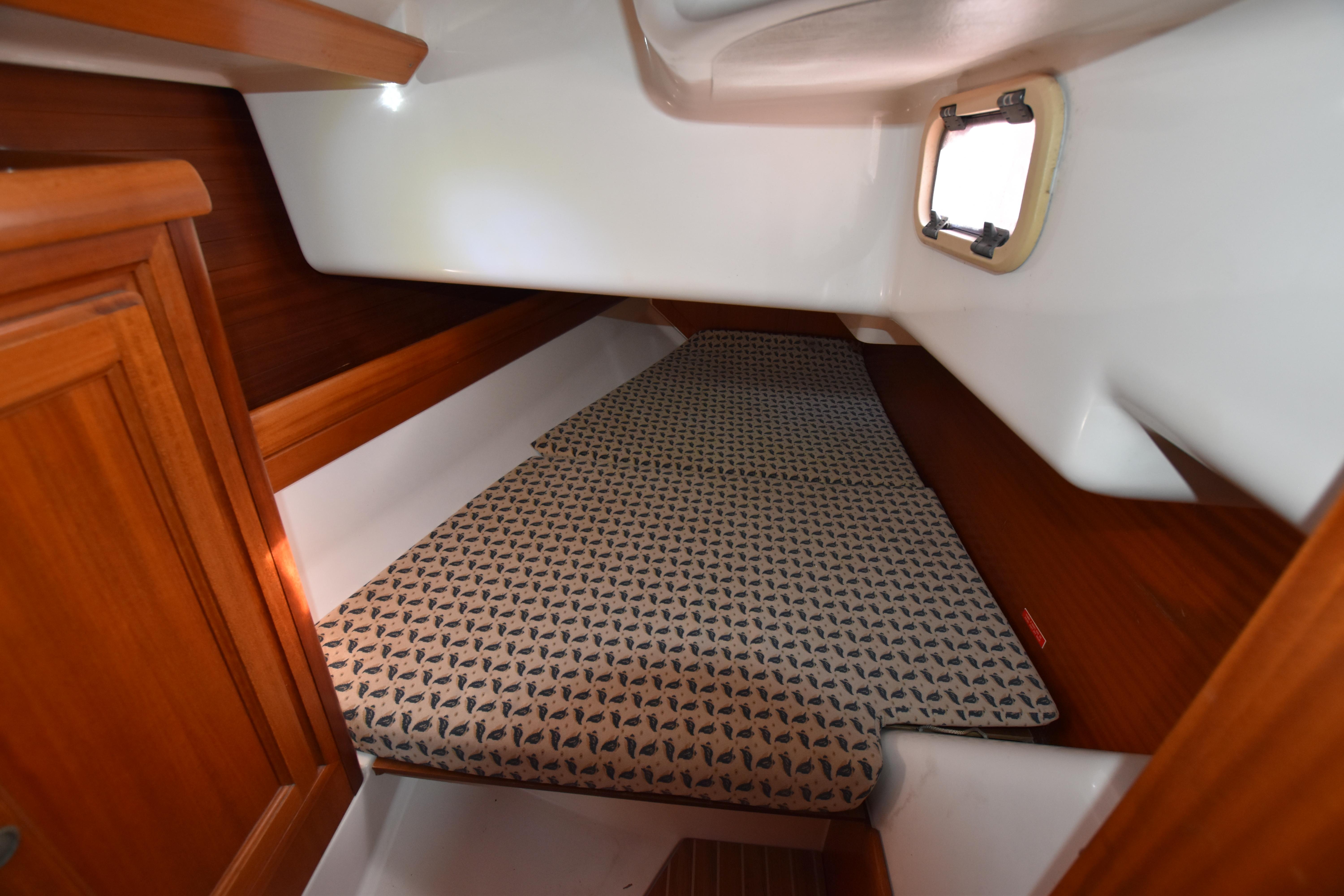 2002 Dufour 38 Classic Cruiser for sale - YachtWorld