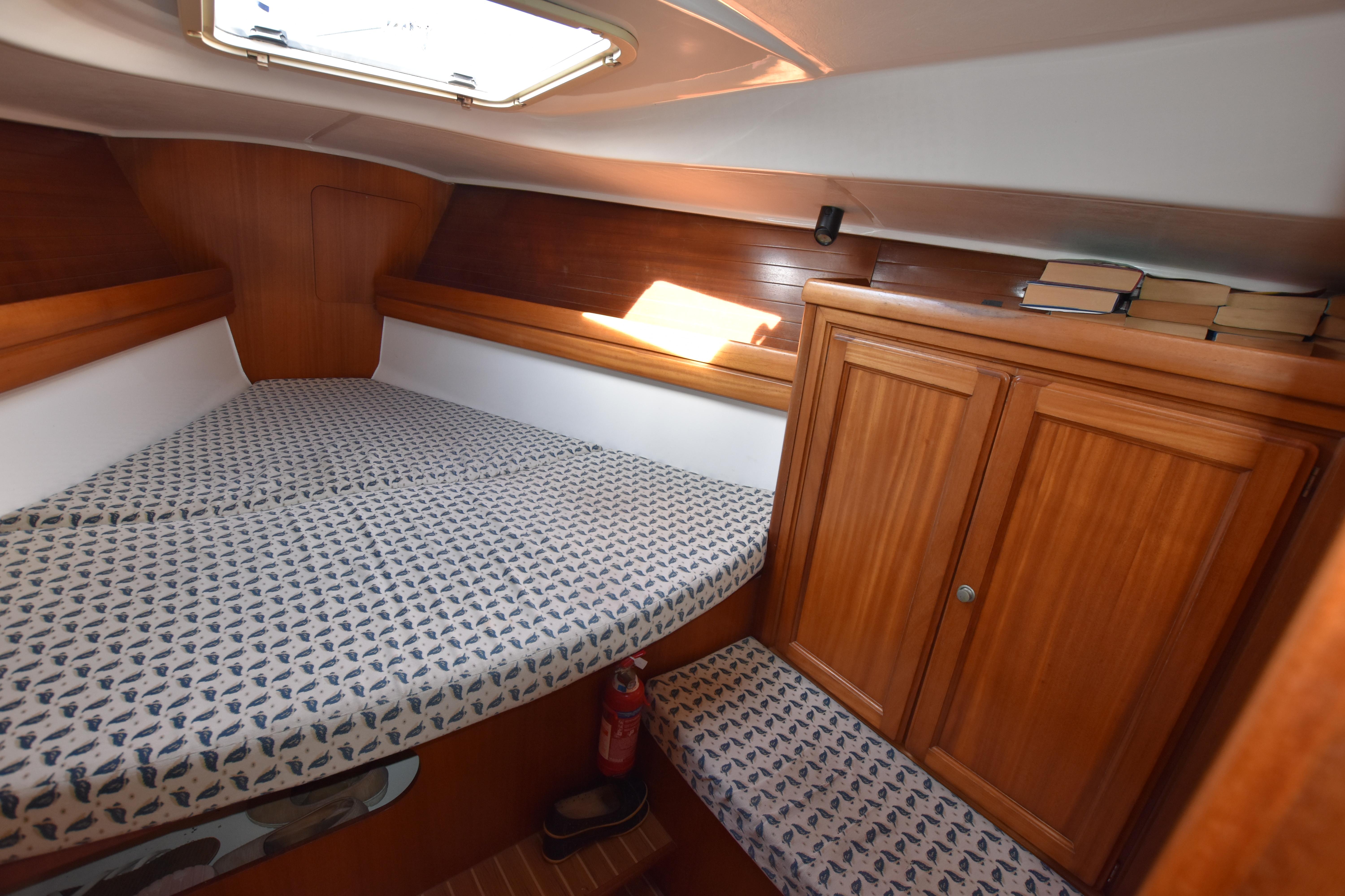 2002 Dufour 38 Classic Cruiser for sale - YachtWorld