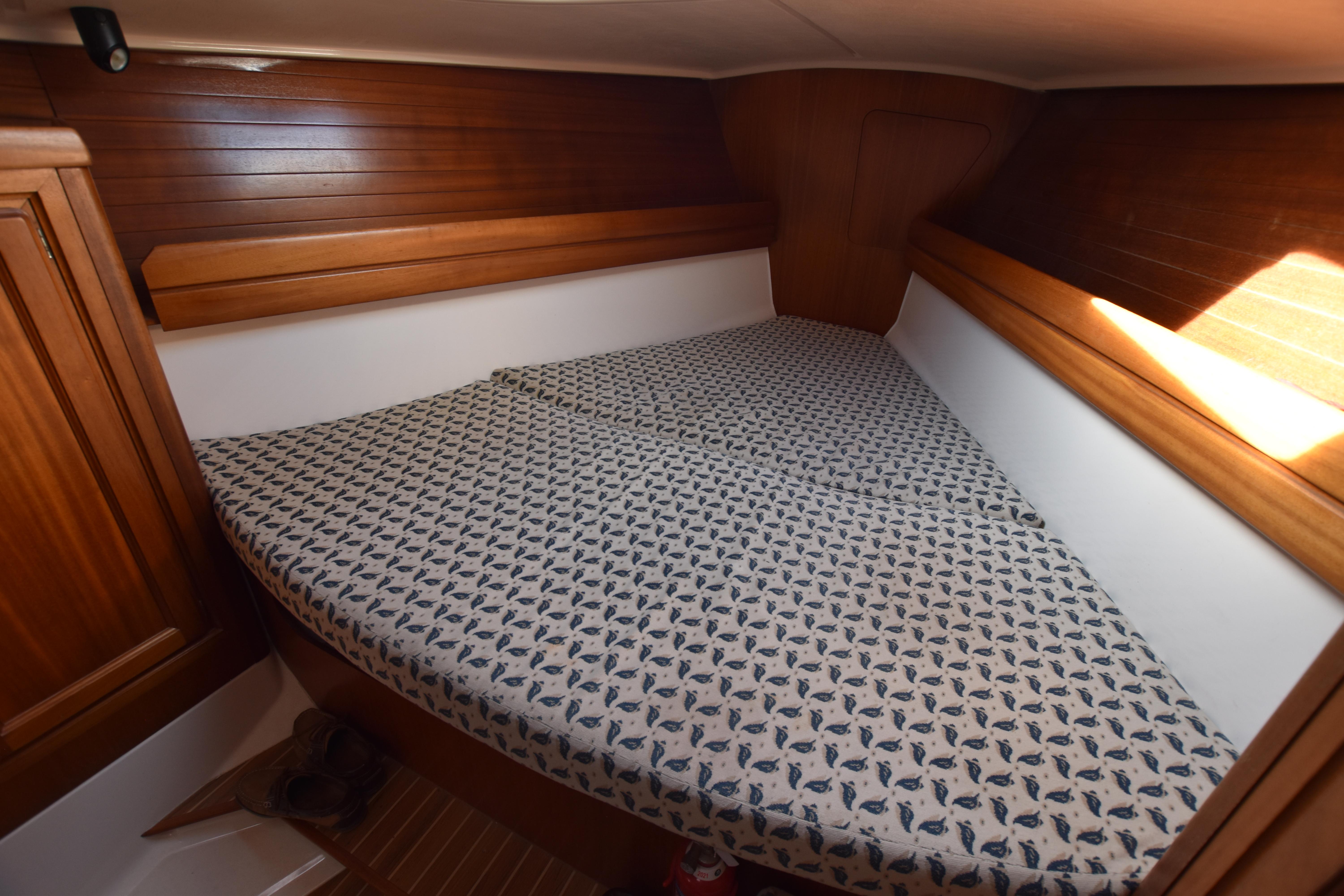 2002 Dufour 38 Classic Cruiser for sale - YachtWorld