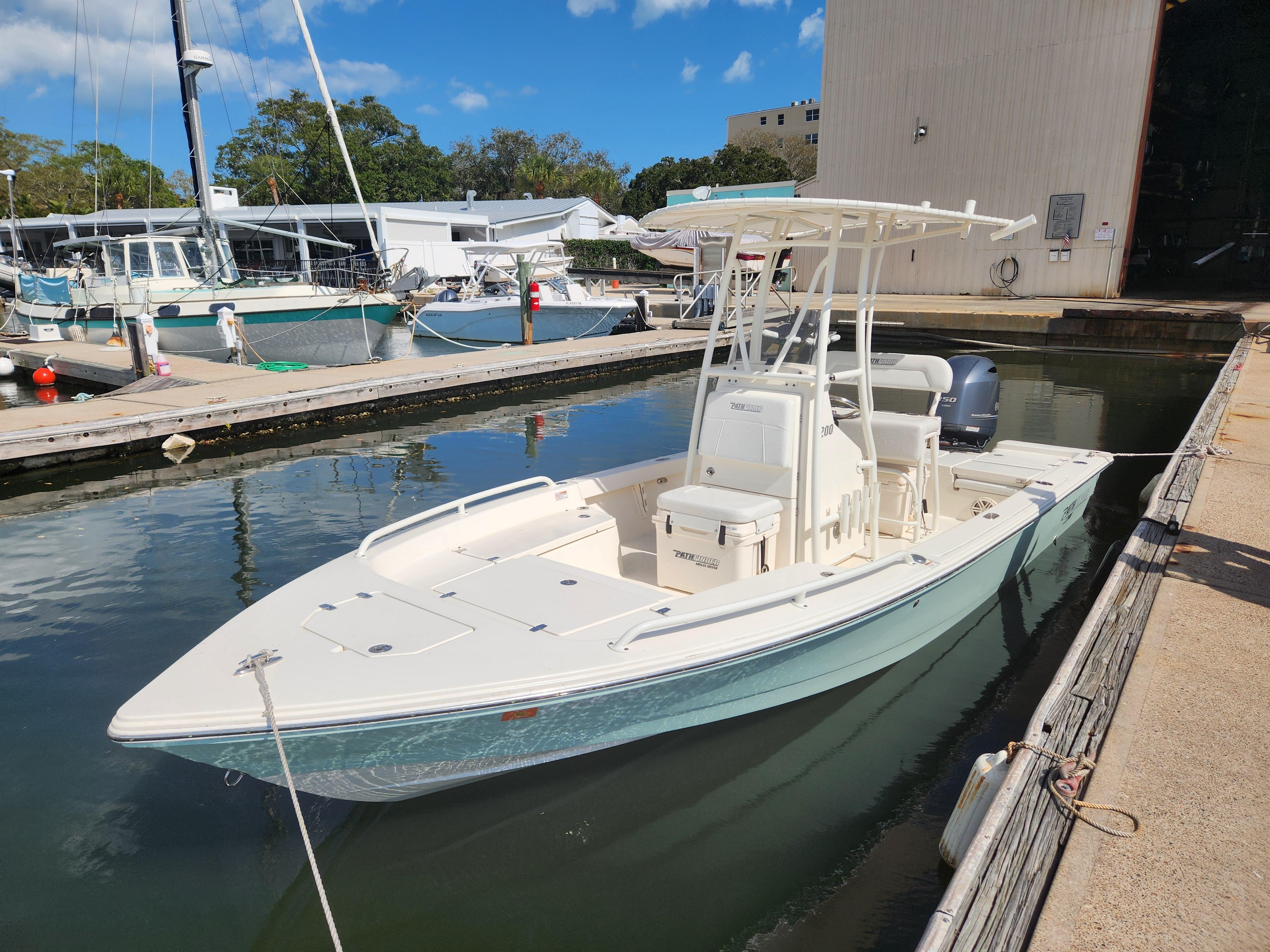 2020 Pathfinder 2200 TRS Flachbodenboot Kaufen - YachtWorld