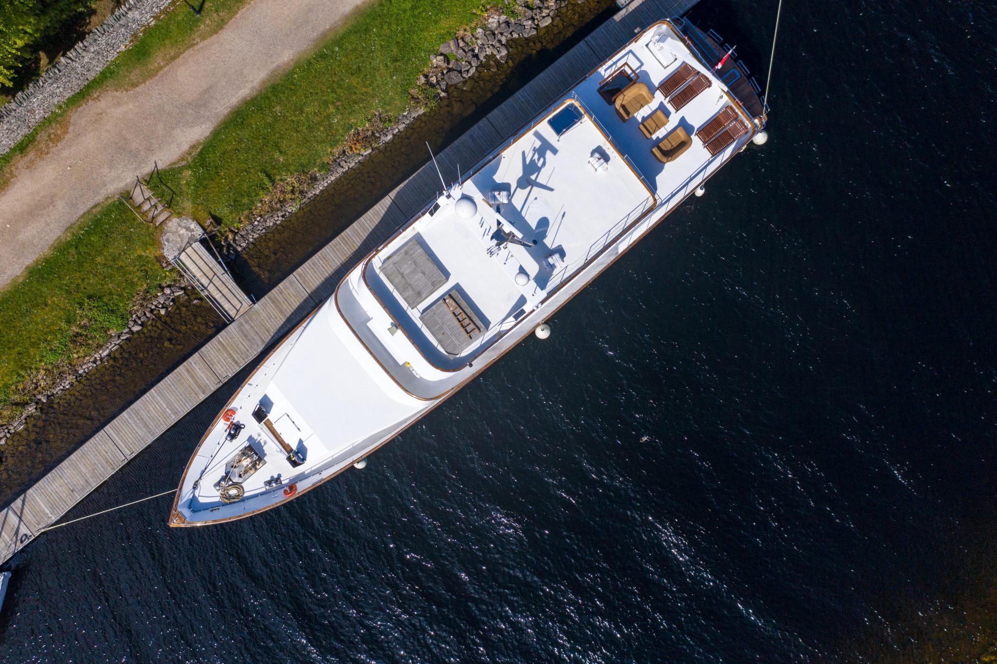 2000 Motor Yachts Explorer for sale - YachtWorld