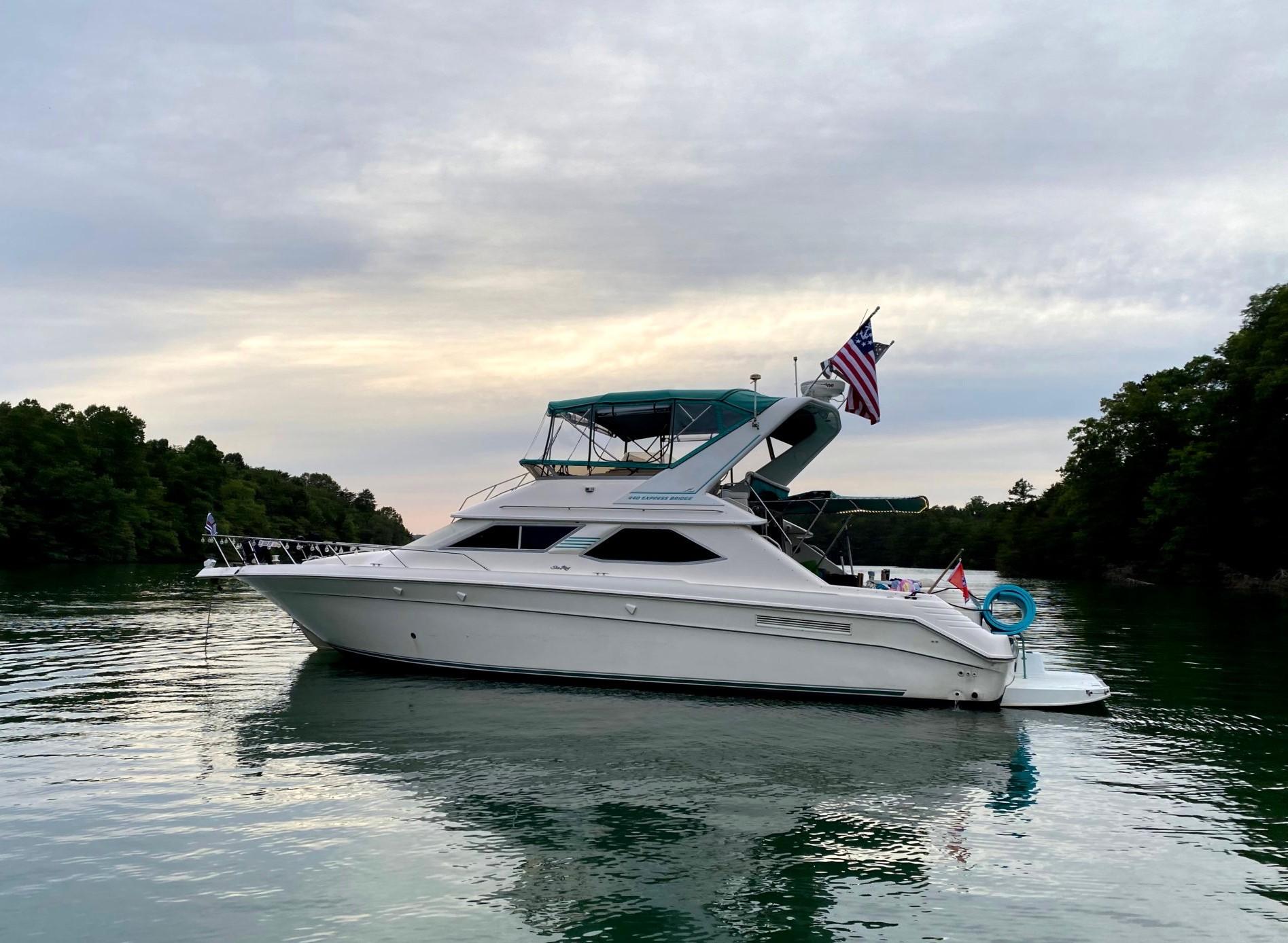 1995 Sea Ray 440 Express Bridge Flybridge Boot Kaufen - YachtWorld