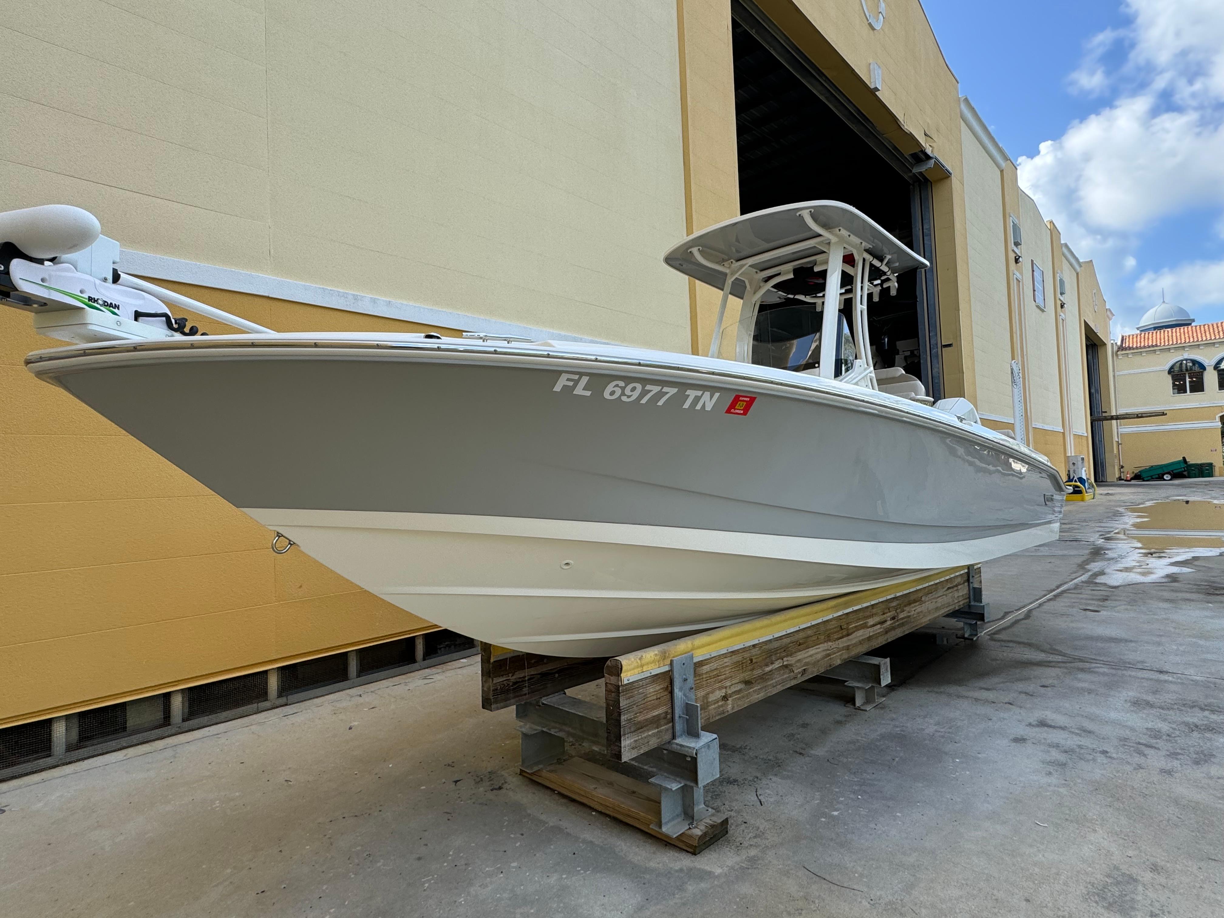 Boston Whaler 250 Dauntless Usado en Florida - Cosas de Barcos