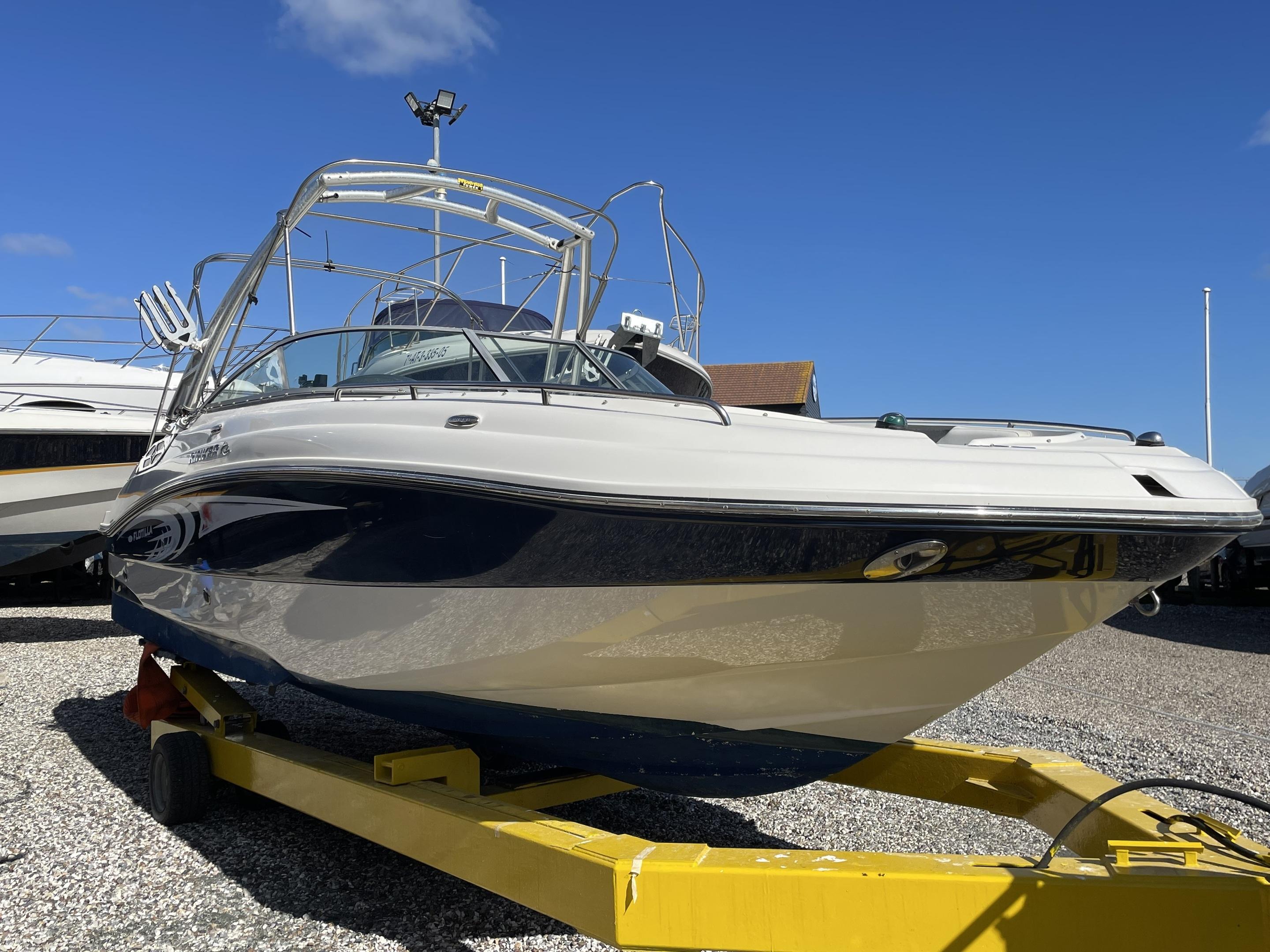 Rinker 248 Captiva Flotilla | 8m | 2011 - West Dunbartonshire | Boats ...