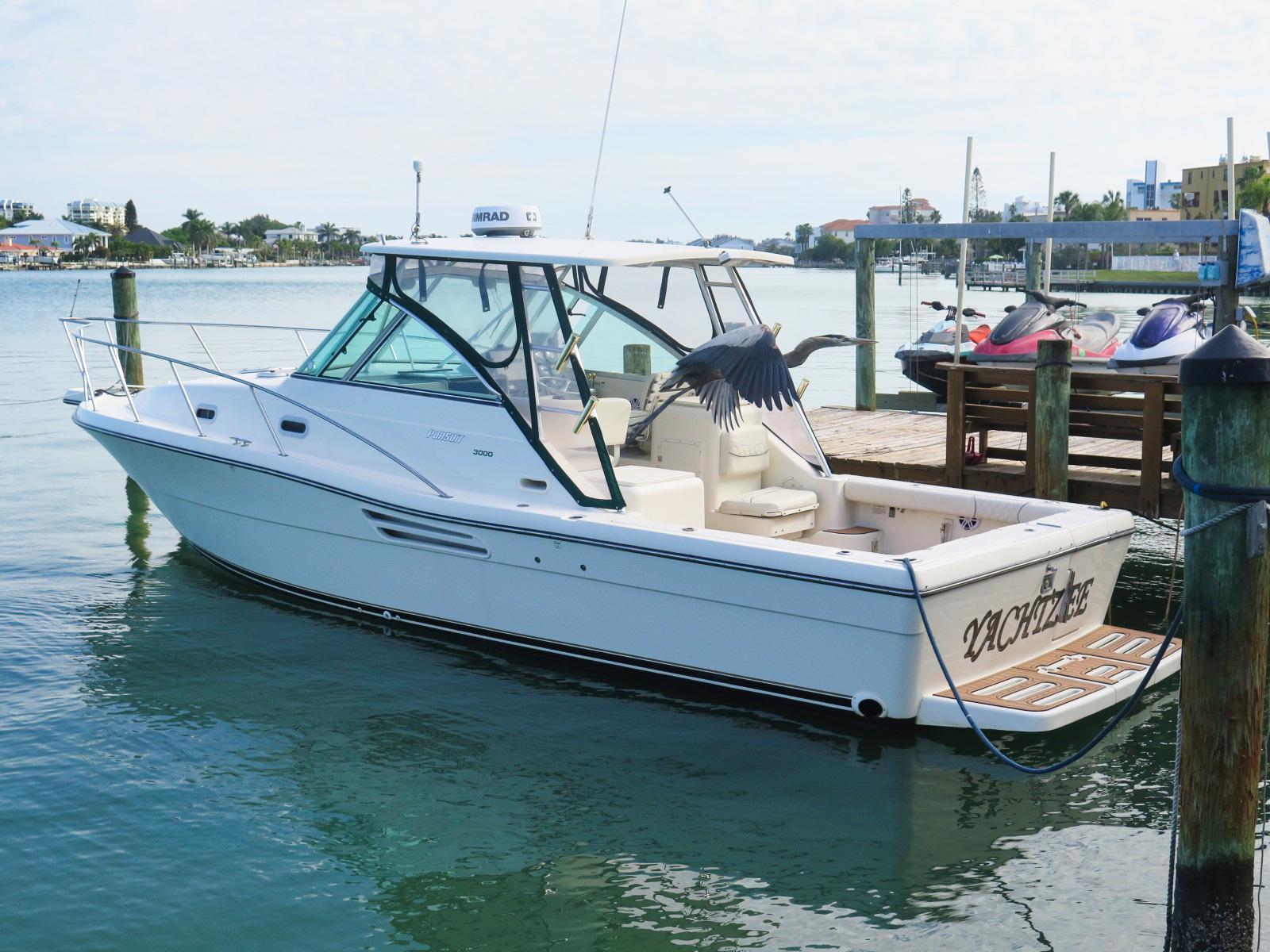 2001 Pursuit 3000 Express Cuddy Cabin for sale - YachtWorld