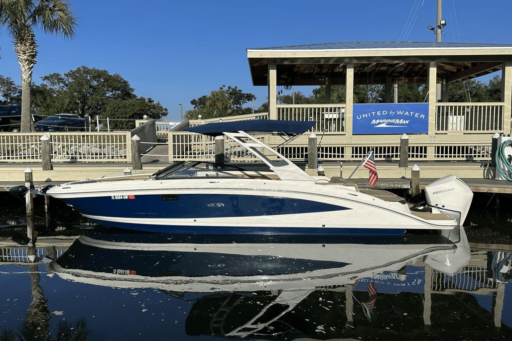 2021 Sea Ray 270 SDX-OUTBOARD Runabout for sale - YachtWorld