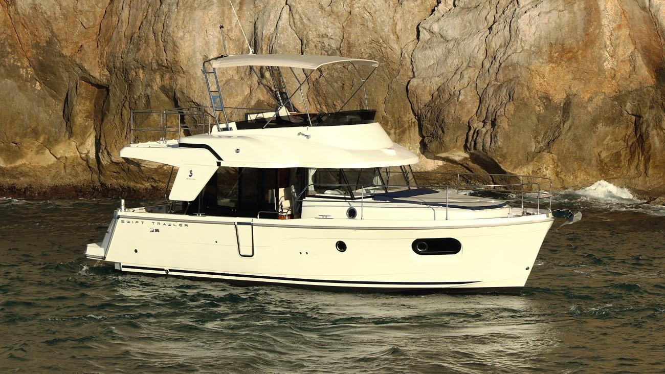Nieuw 2024 Beneteau Swift Trawler 35 - Ain ( 01 ) | YachtFocus