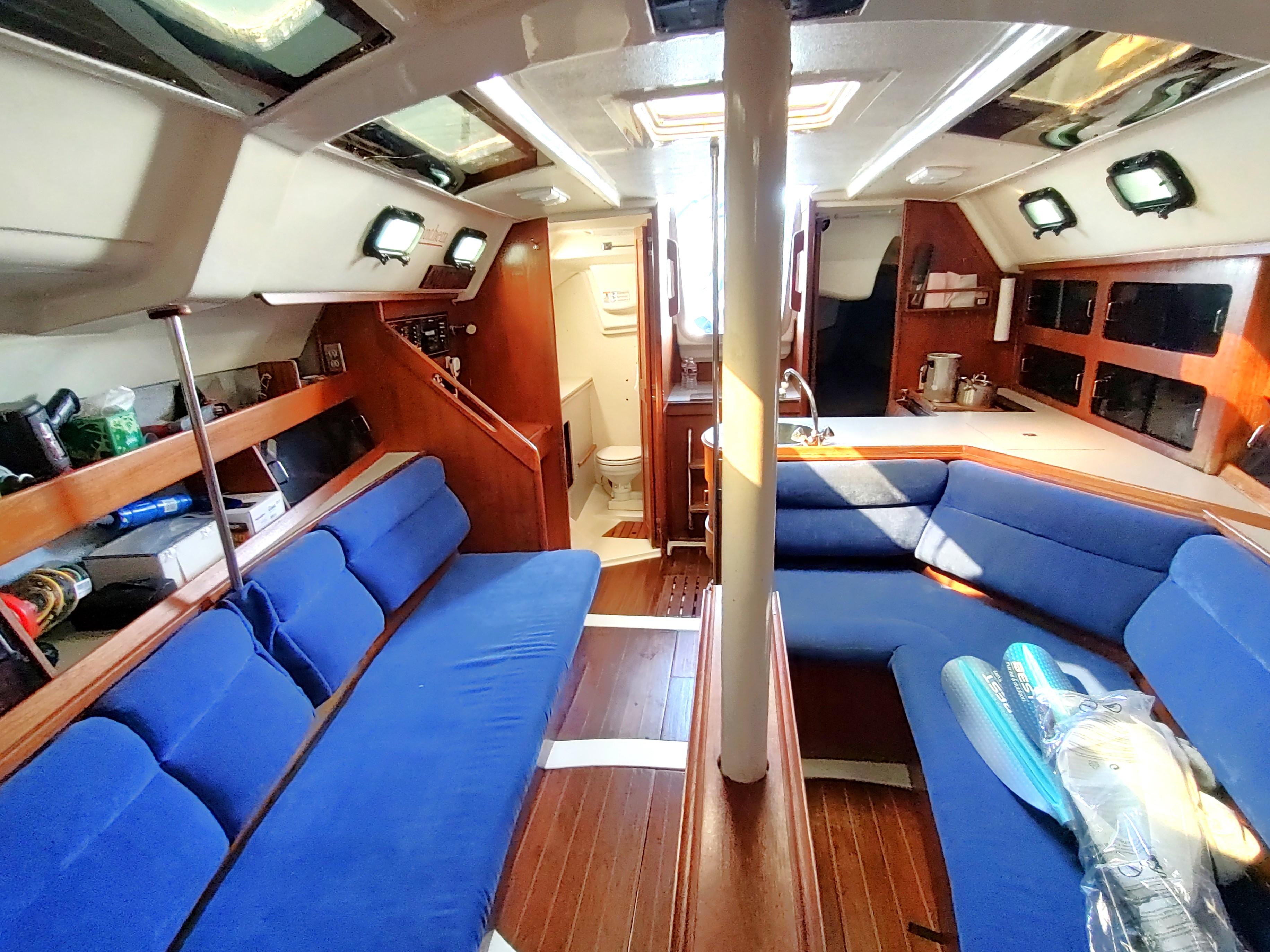 1988 Hunter Legend 35 Sloop til salg- YachtWorld