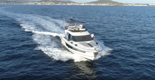 Used 2020 Beneteau Monte Carlo 52 - 83 - Var | TopBoats