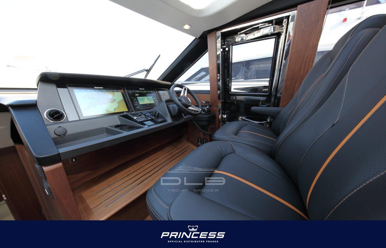 2016 Princess S65 Motorcruiser Kaufen - YachtWorld