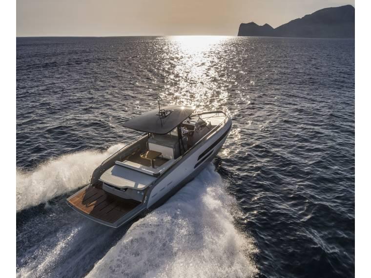 2024 Invictus 370GT Cruiser for sale - YachtWorld