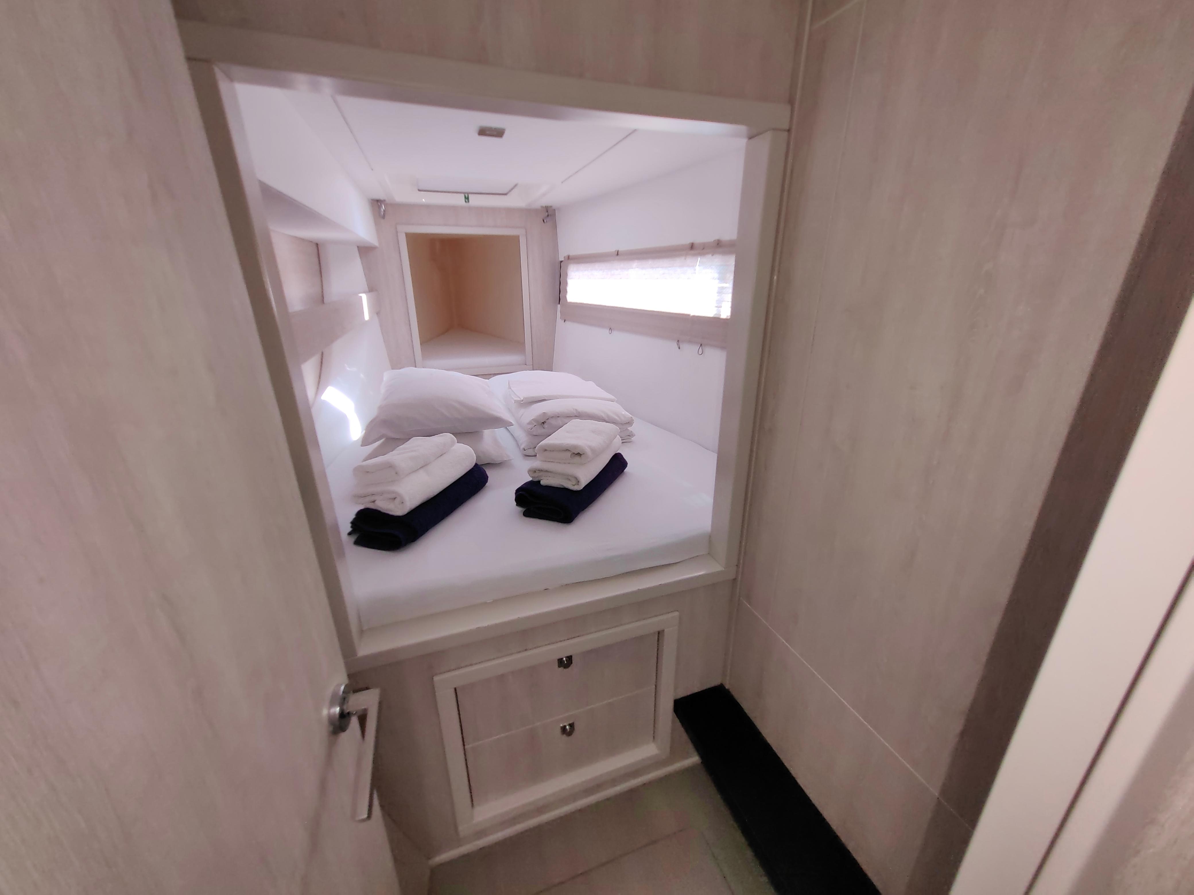 2018 Leopard 43 Powercat Power Catamaran for sale - YachtWorld