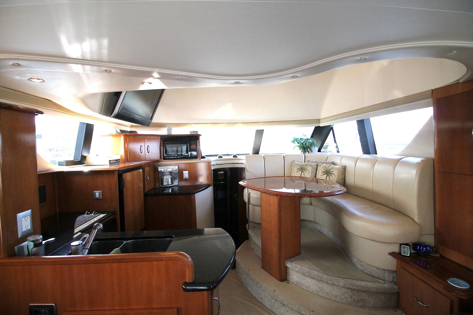 2006 Carver 46 Voyager - Weber Yachts