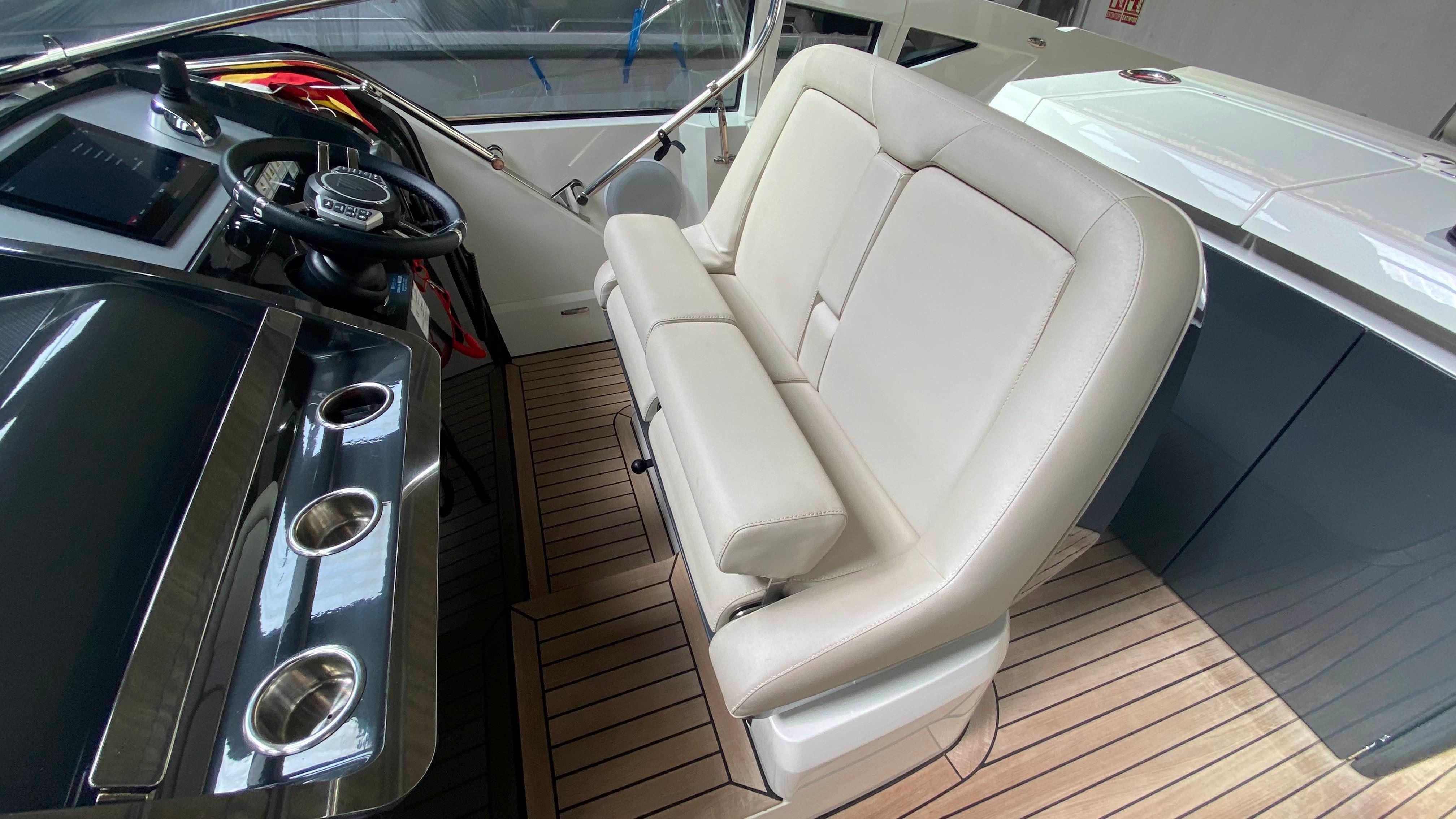 2021 Fairline F//Line 33 Sports Cruiser for sale - YachtWorld