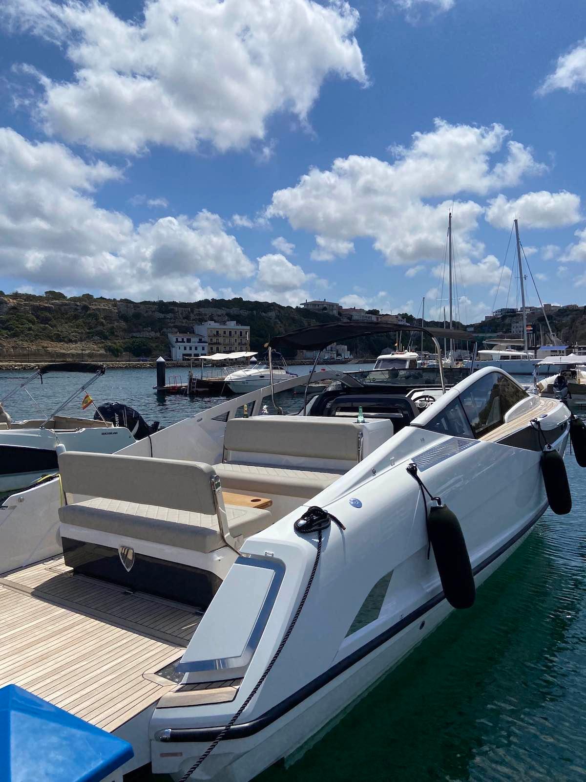 2021 Fairline F//Line 33 Sports Cruiser for sale - YachtWorld