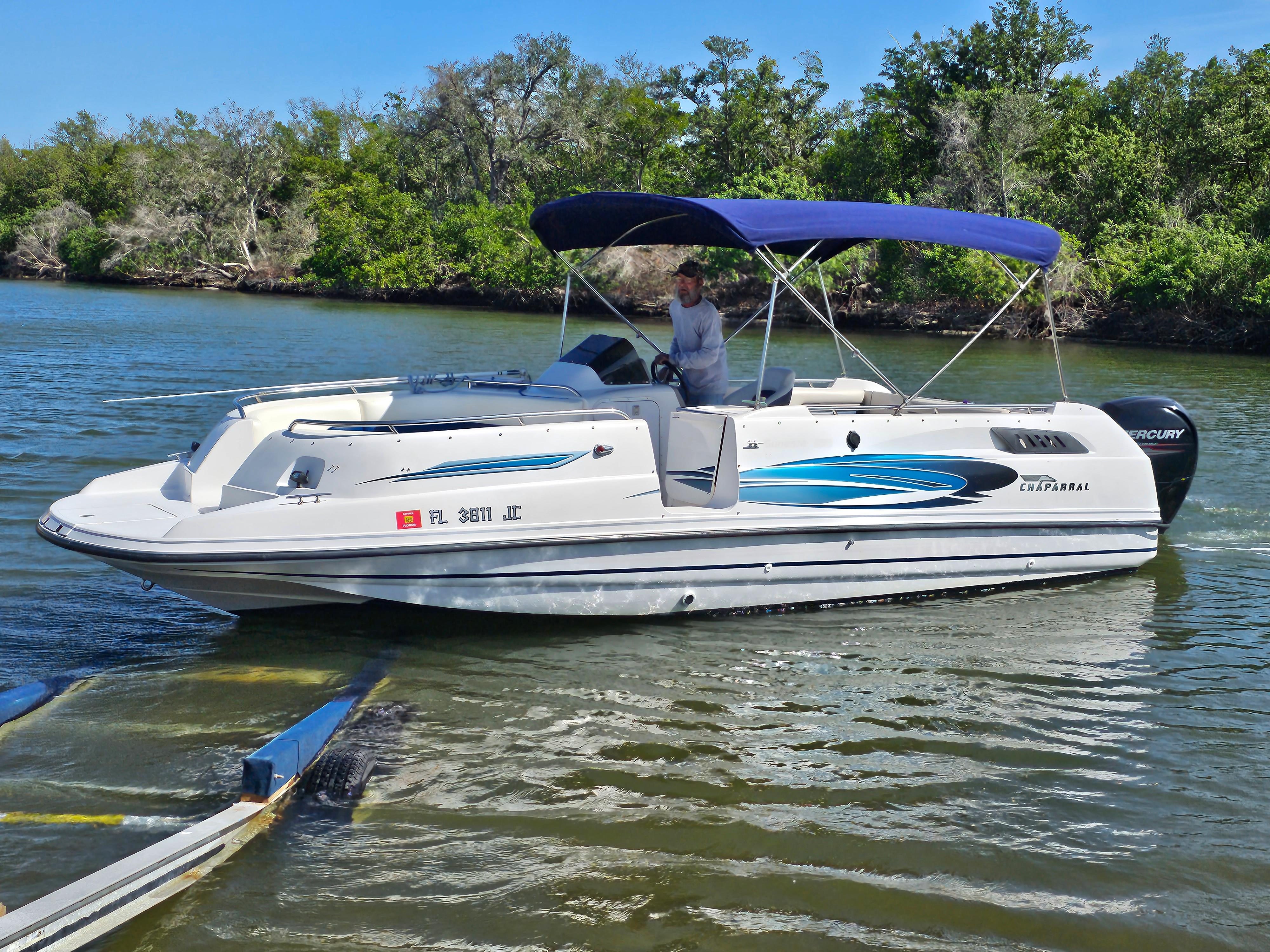 1995 Chaparral 220 Sunesta Outboard Deck for sale - YachtWorld