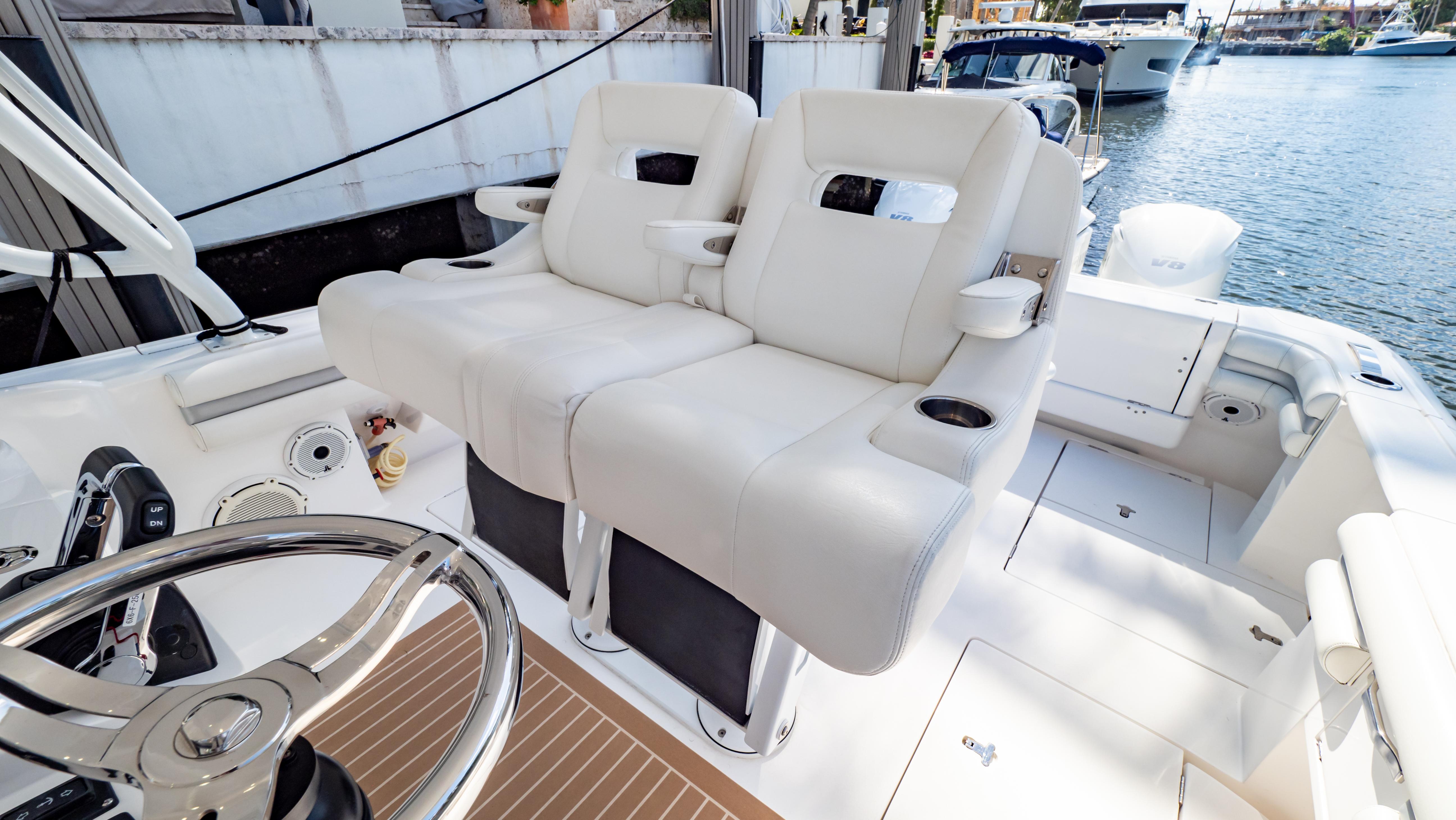 2019 Intrepid 407 Cuddy Cuddy Cabin for sale - YachtWorld