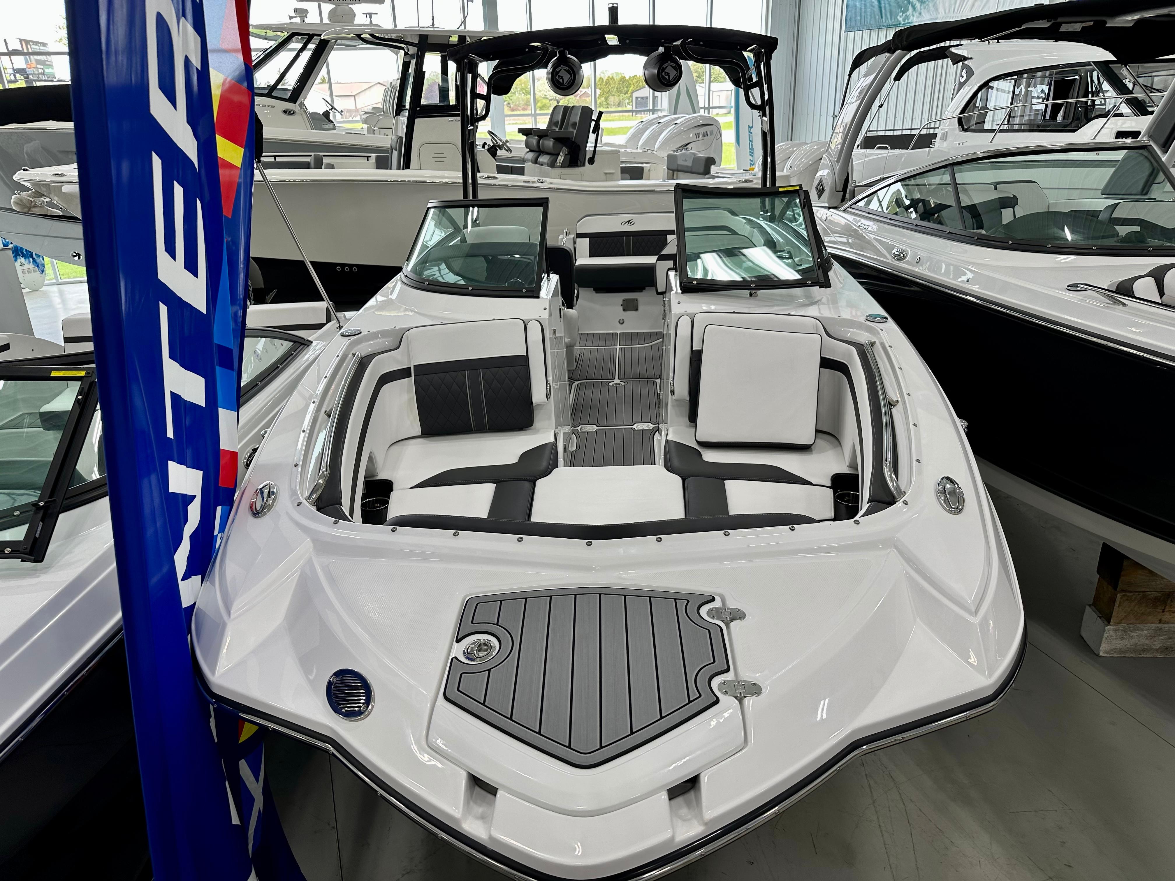 2023 Monterey M6 Luxury Crossover Bowrider Deck for sale - YachtWorld