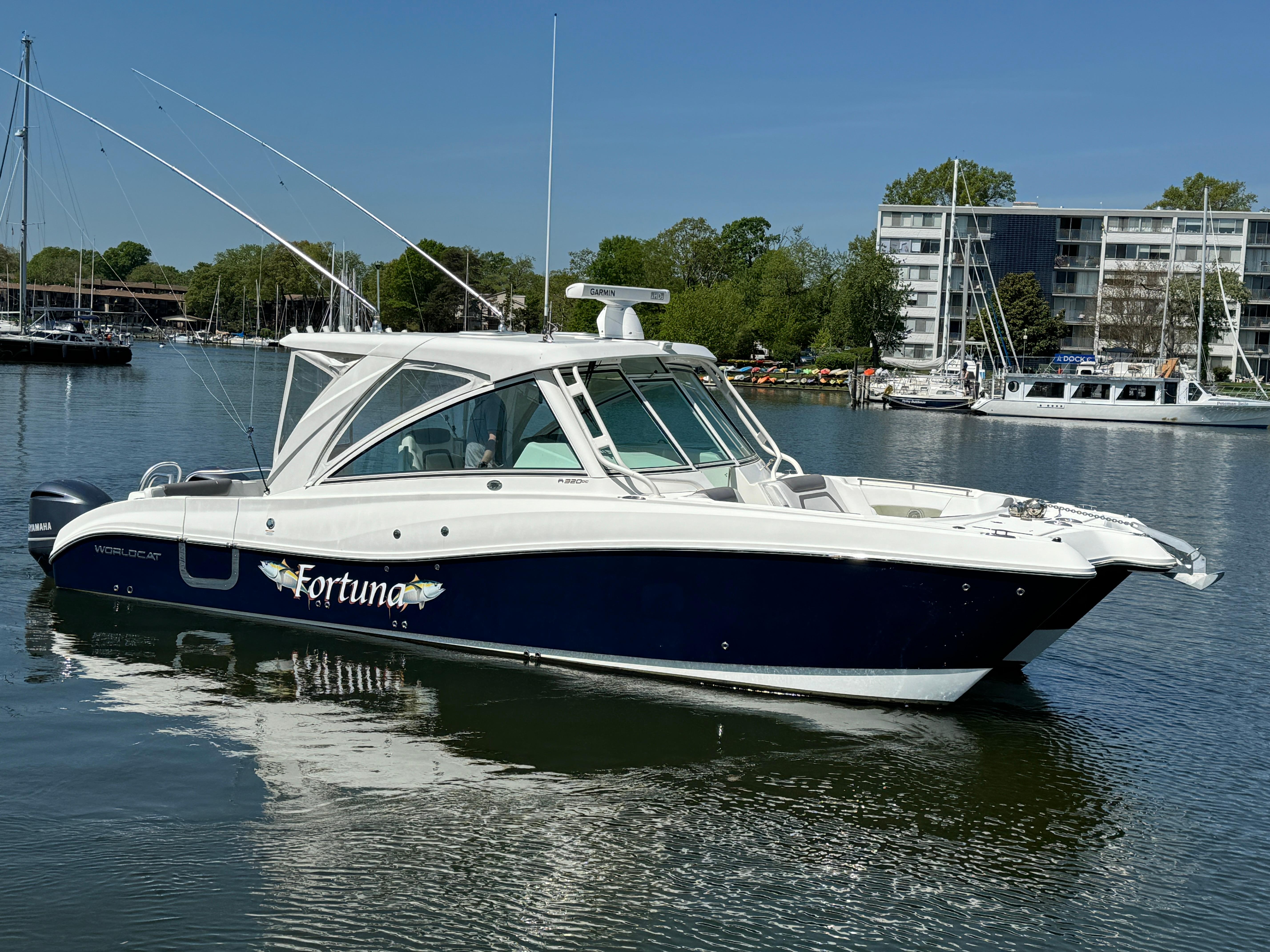 World Cat 320 Dc boats for sale | YachtWorld