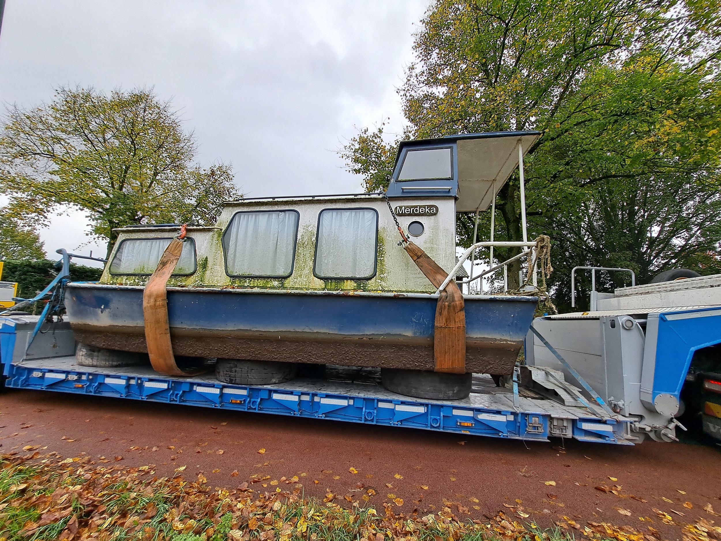 Used 1900 Motorboot 700 | TopBoats