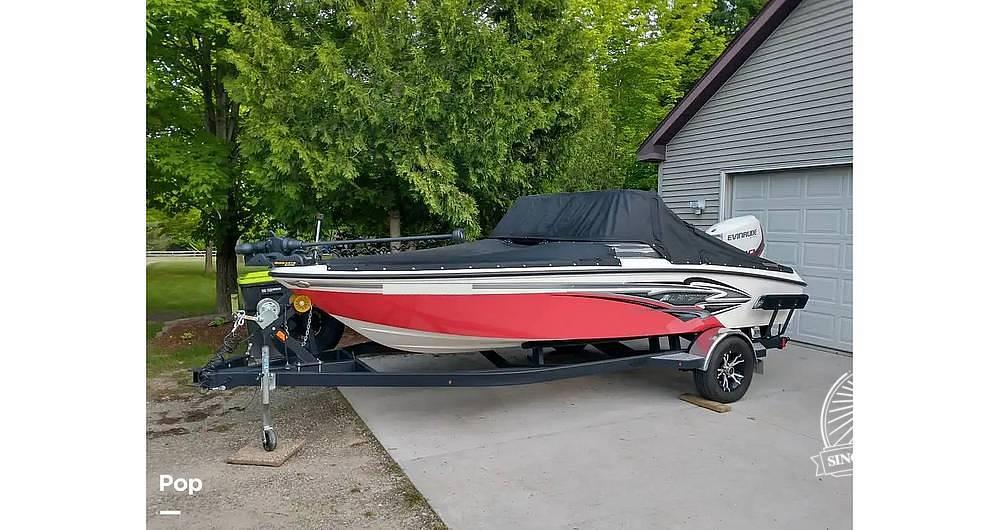 Used 2015 Larson FX 1750 DC - Michigan | TopBoats