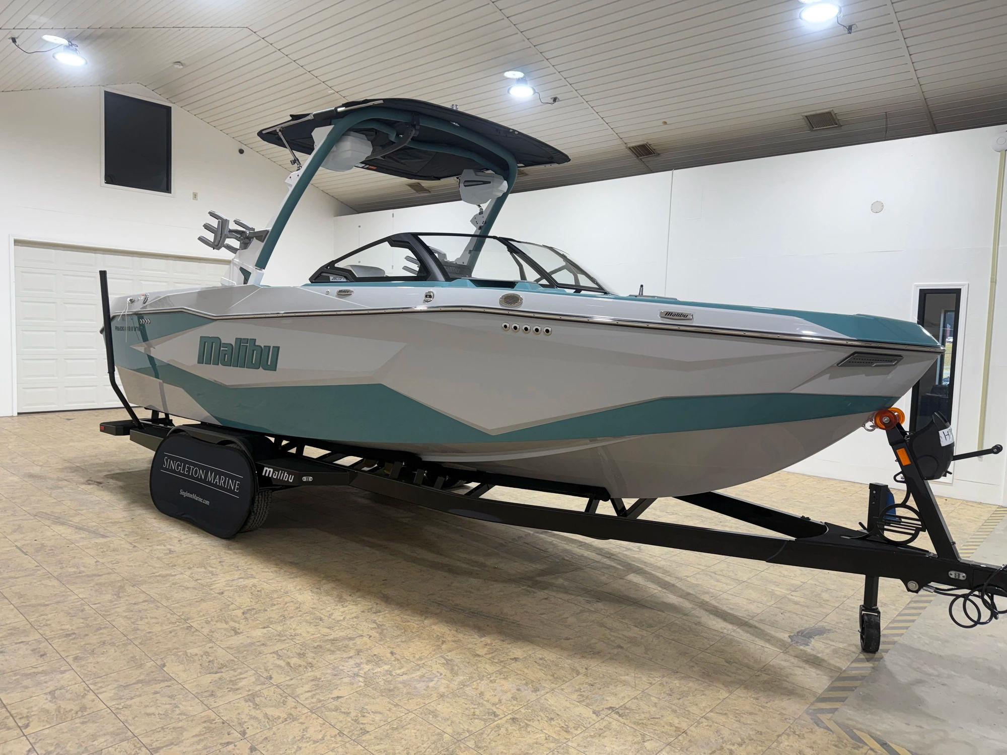 2025 Malibu Wakesetter 25 LSV Vannski-/wakeboardbåter til salgs- YachtWorld