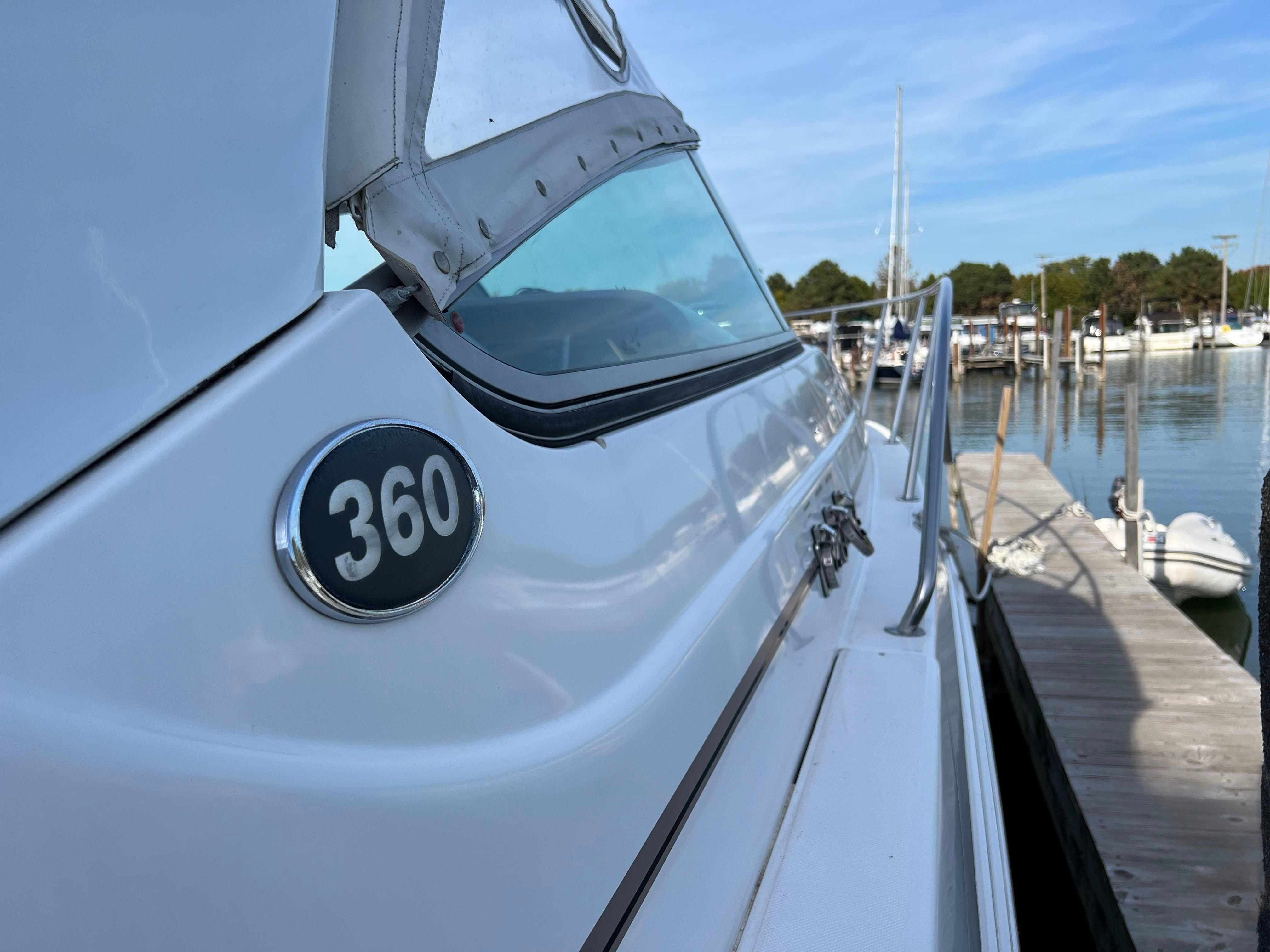 2009 Rinker 360 Express Cruiser Motorcruiser Kaufen - YachtWorld