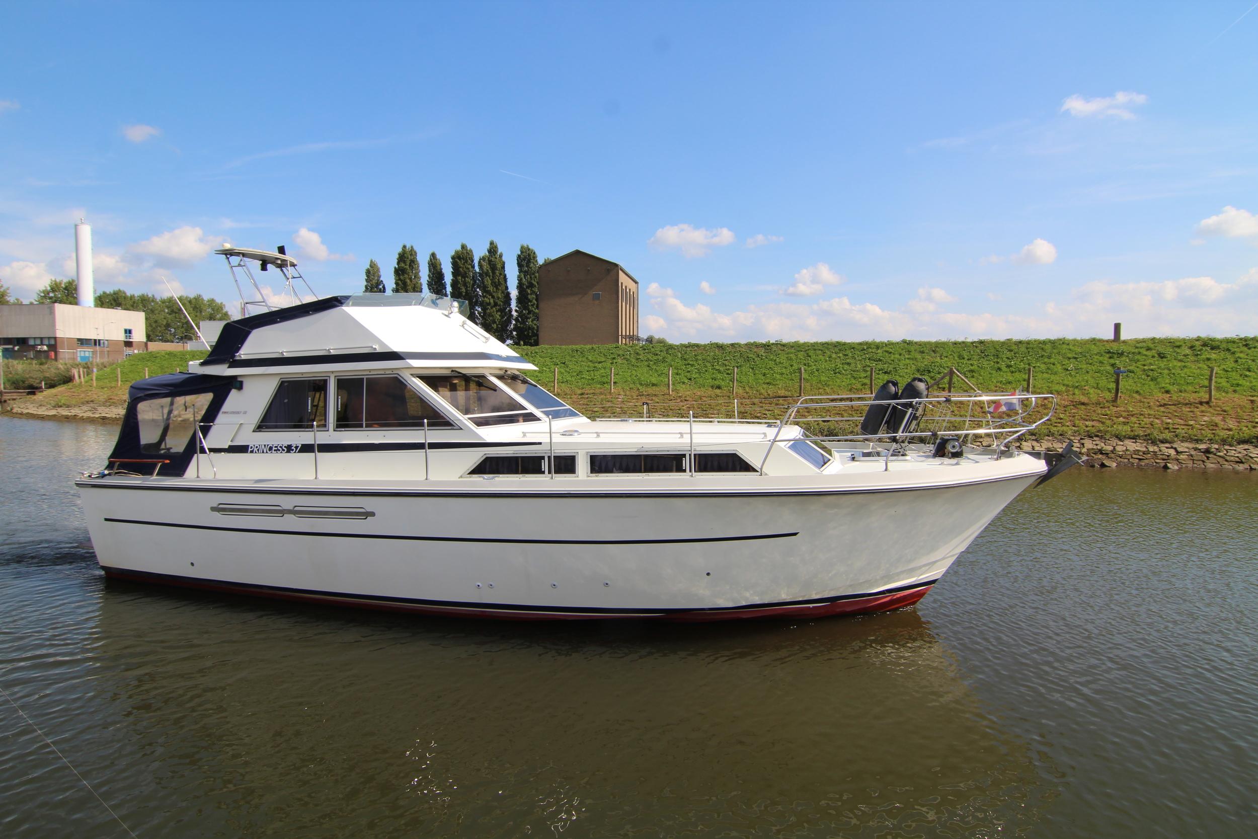 Used Princess 37 FLY - iNautia