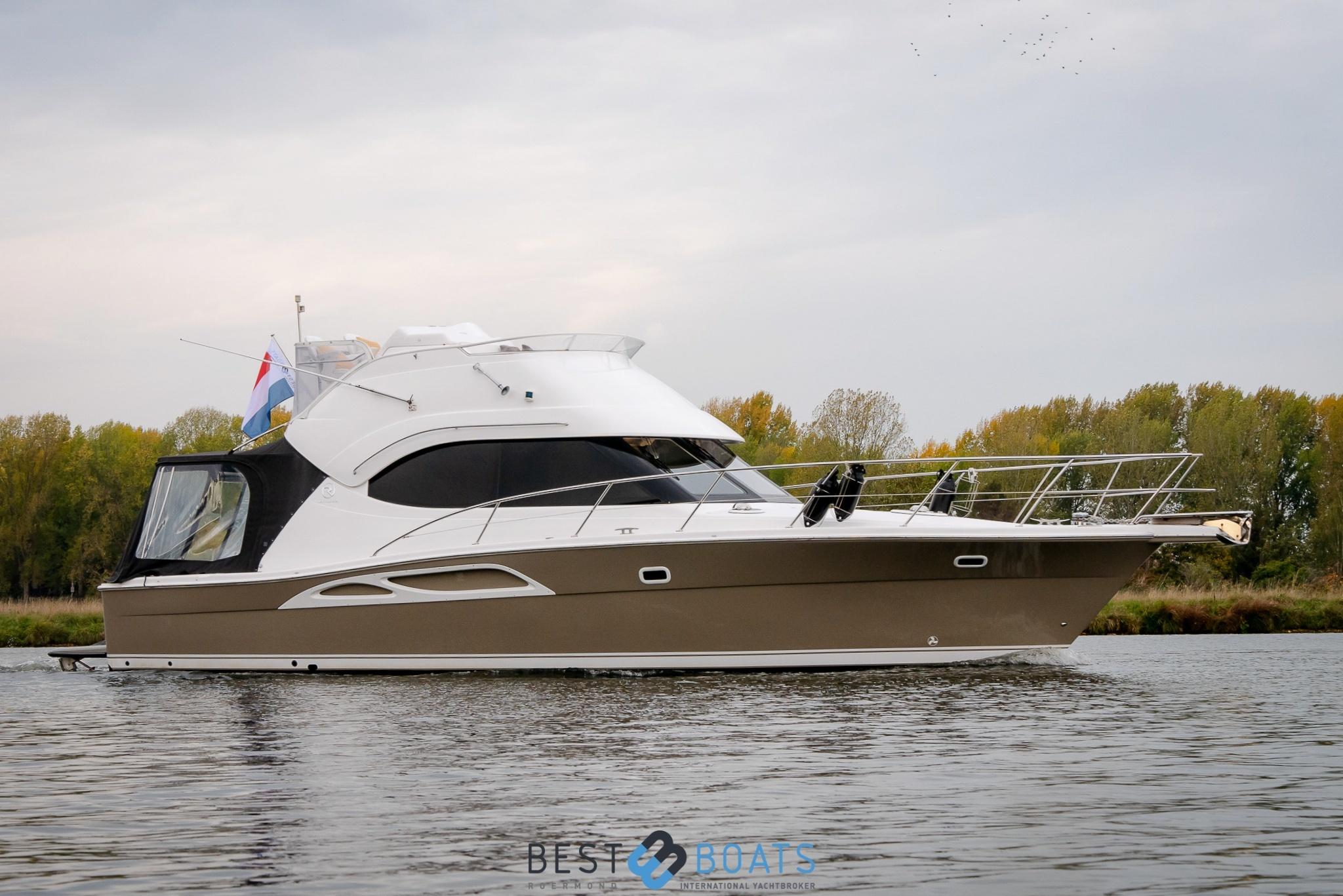 Riviera 37 Flybridge | 2006 | 13m | Boatshop24