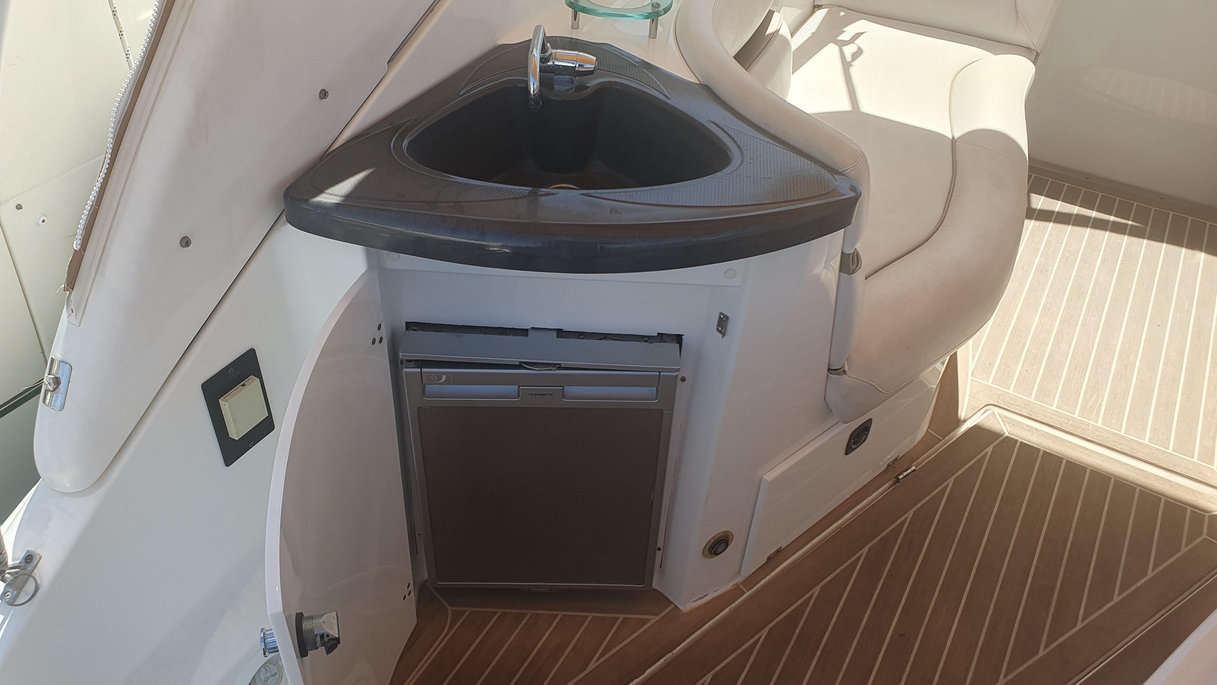 2005 Doral 300 Sc Sports Cruiser for sale - YachtWorld