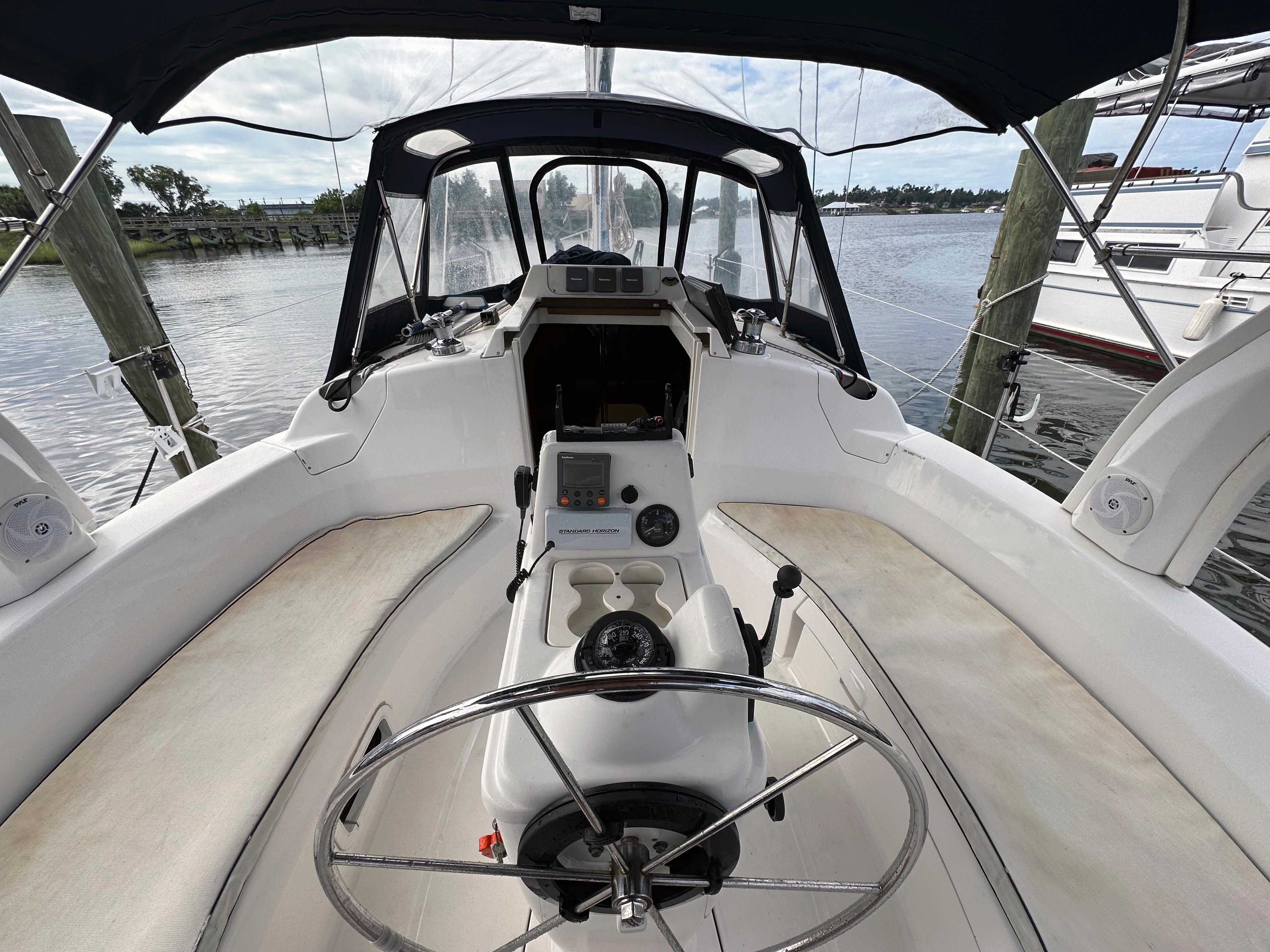 1997 Hunter 310 Cruiser for sale - YachtWorld