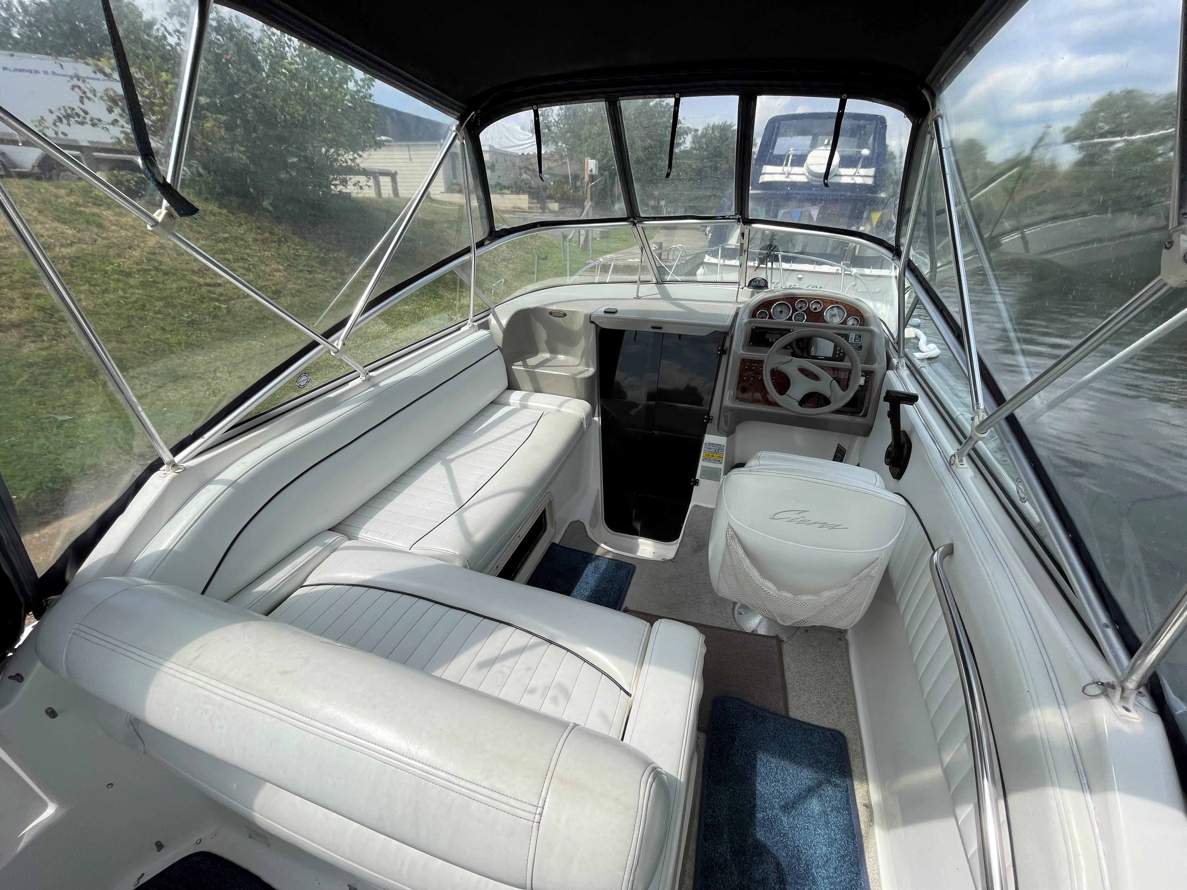 1998 Bayliner 2655 Ciera Sunbridge Sportscruiser til salgs- YachtWorld