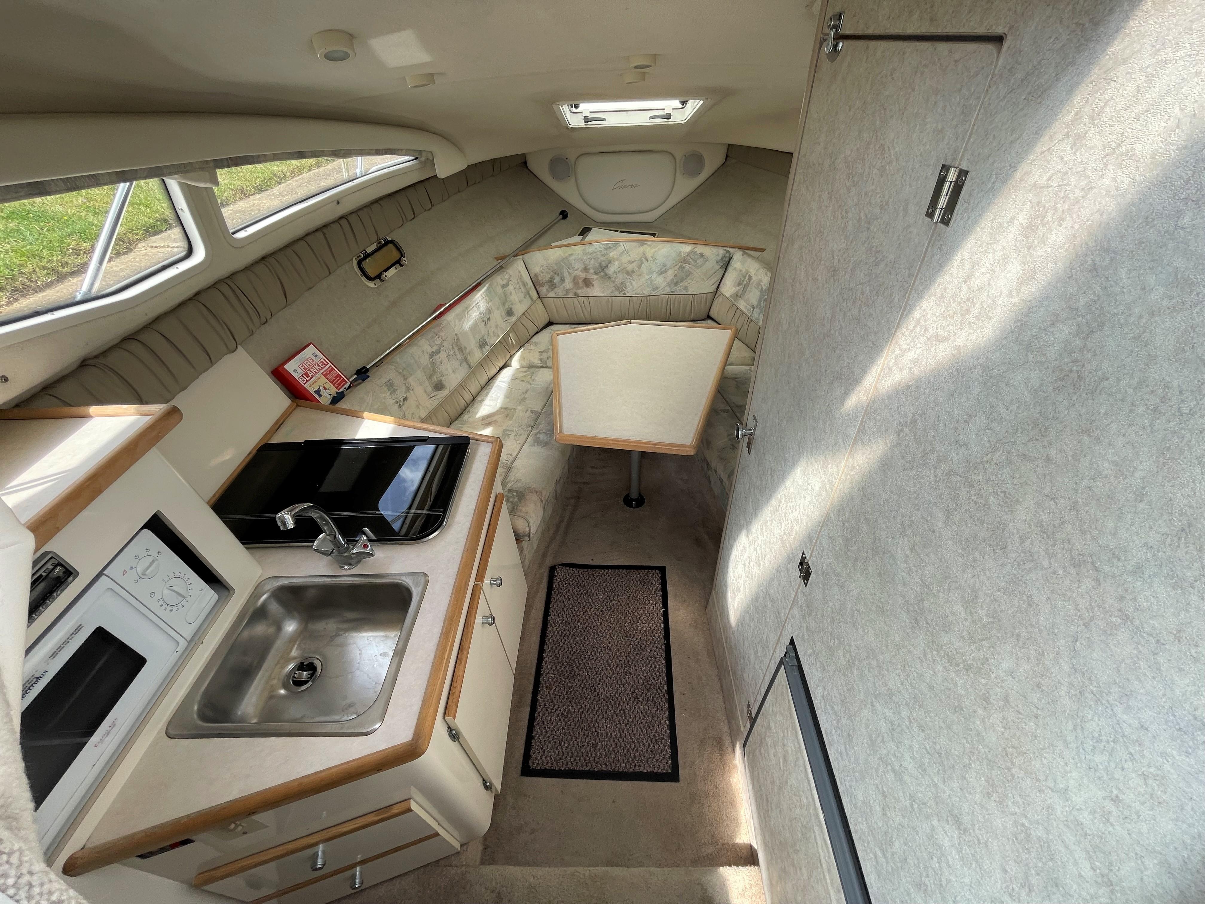 1998 Bayliner 2655 Ciera Sunbridge Sportscruiser til salgs- YachtWorld