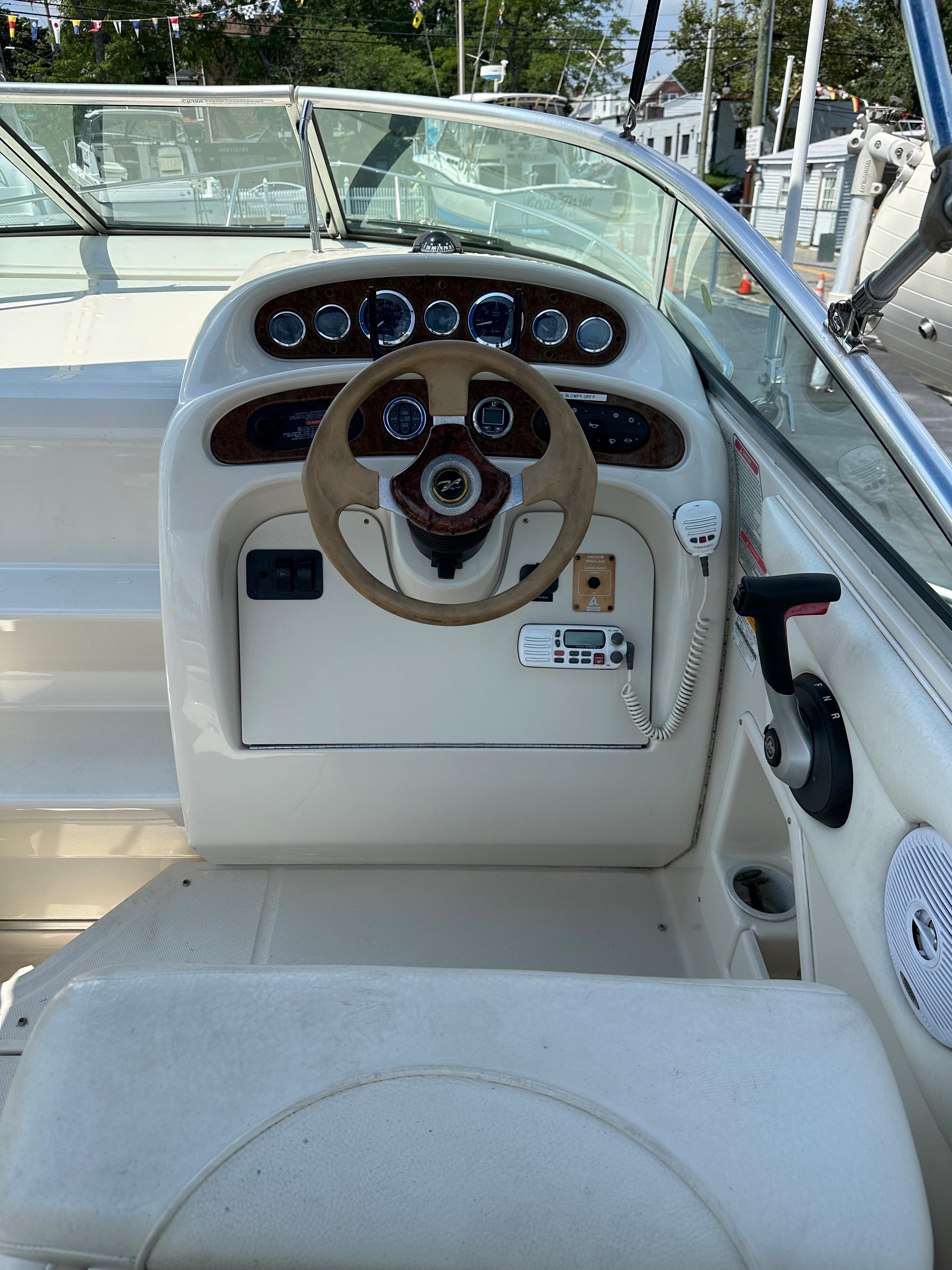 2001 Sea Ray 240 Sundancer Cruiser for sale - YachtWorld