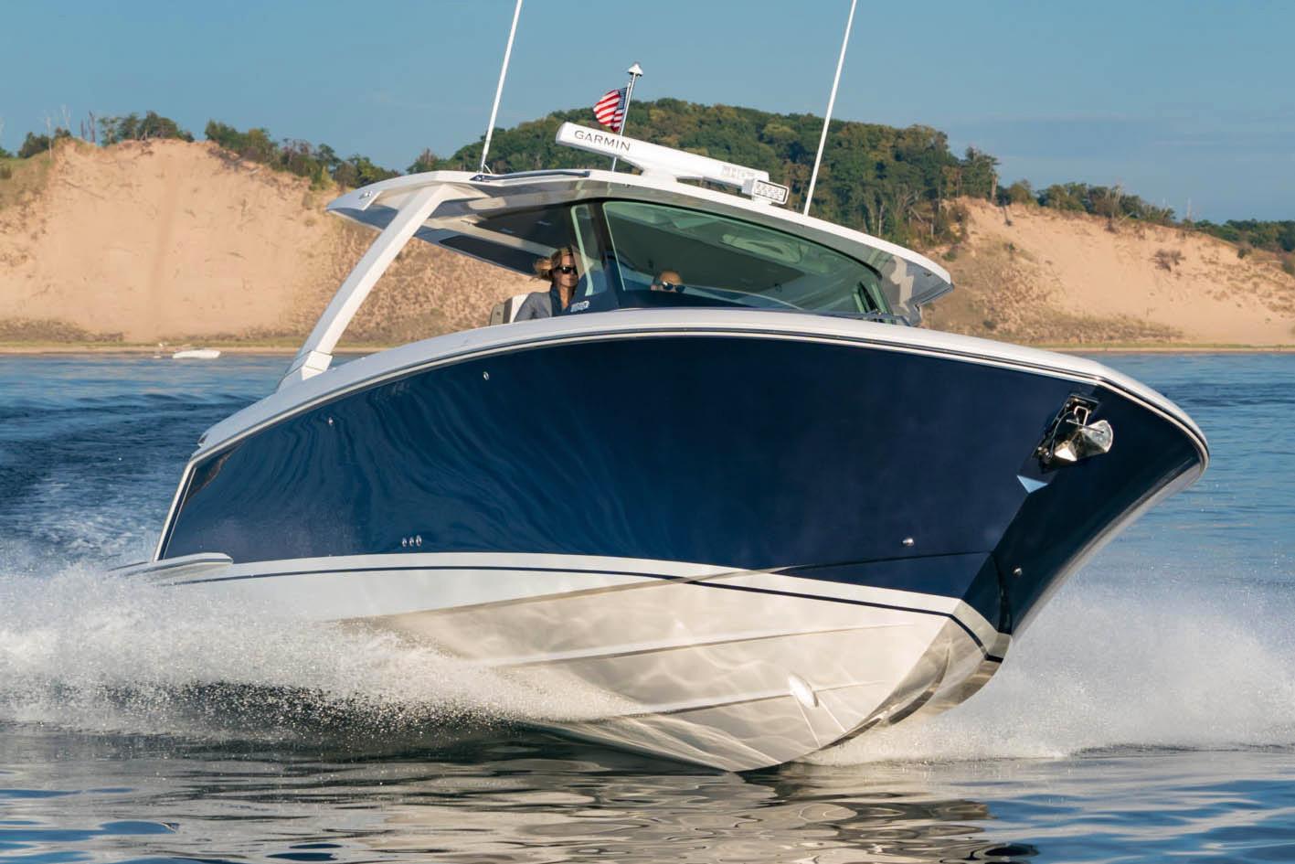 2019 Tiara Sport 38 LS Cuddy Cabin till salu- YachtWorld