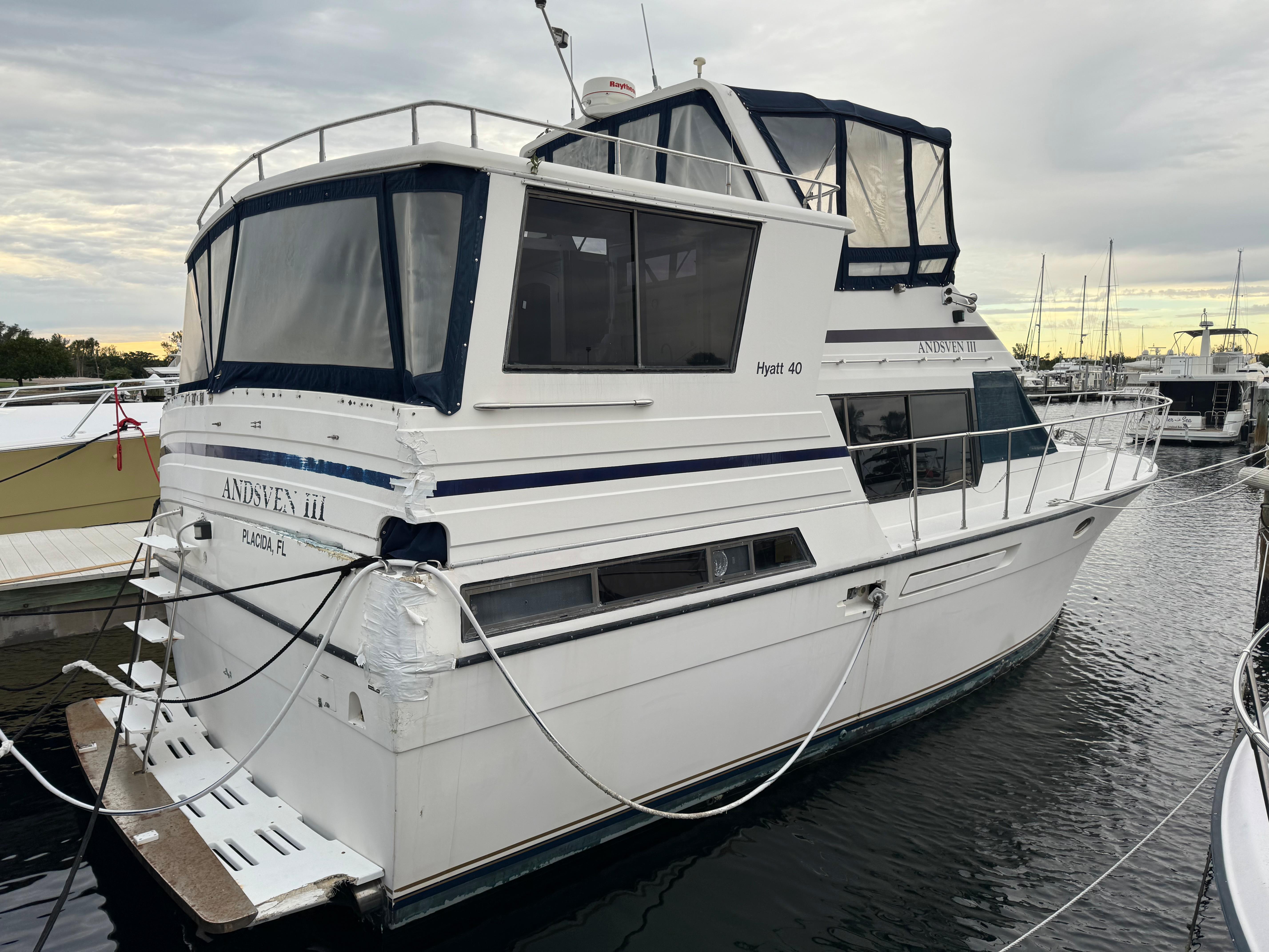 1989 Hyatt 40 Sundeck akterhytt till salu- YachtWorld