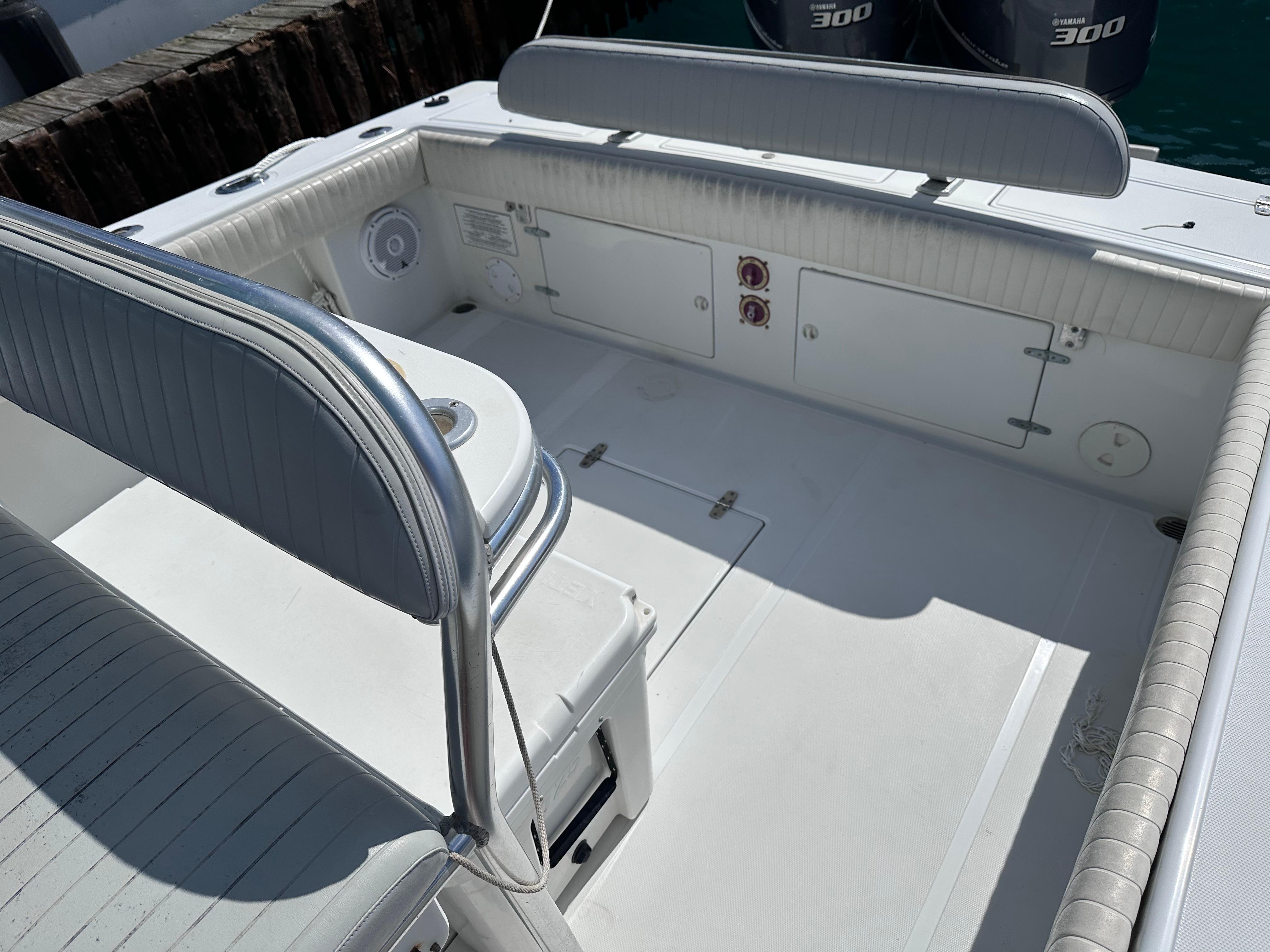 1995 Jupiter 31 Center Console Center Console for sale - YachtWorld