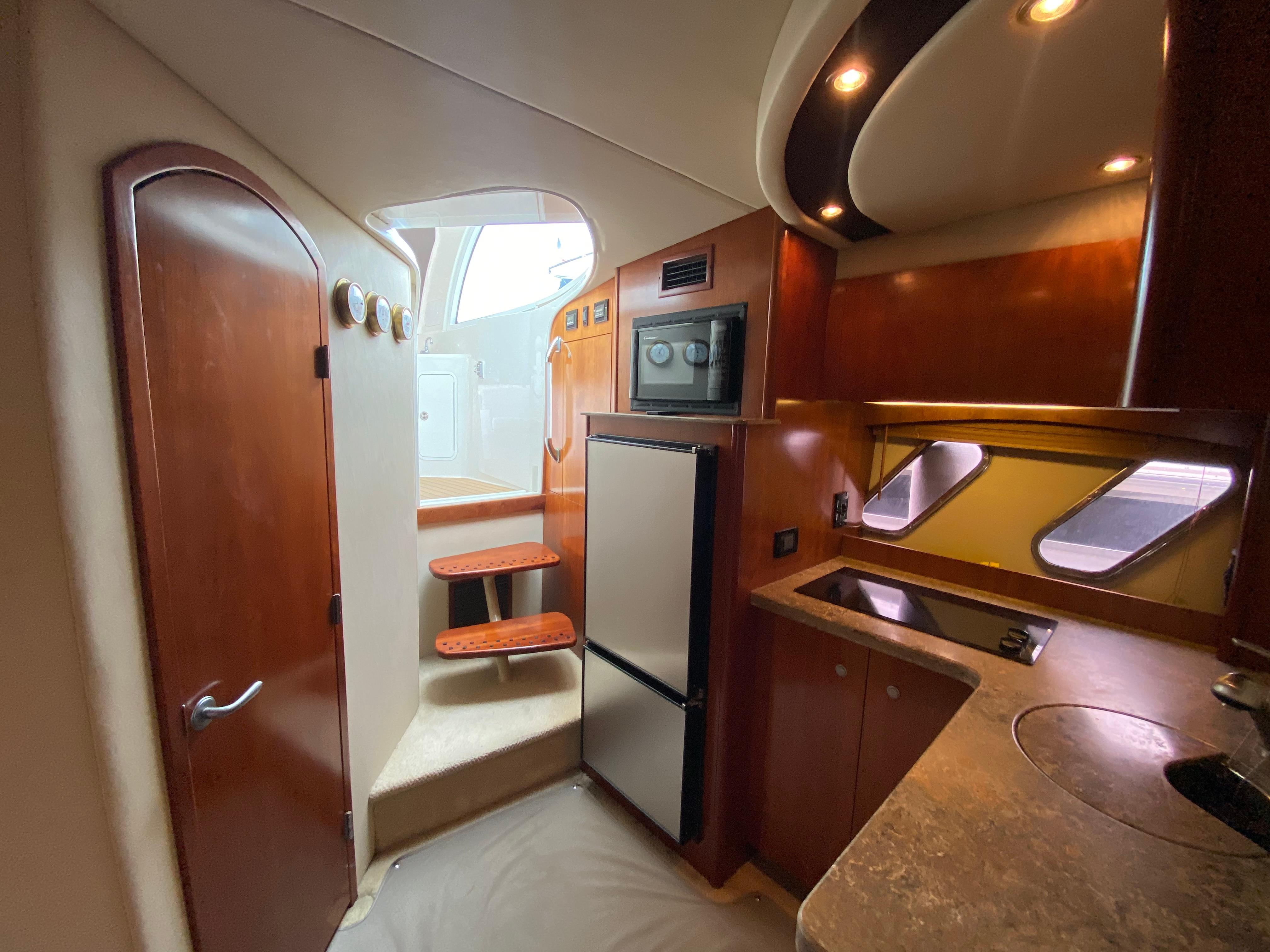 2008 Cruisers 390 Sports Coupe Sports Cruiser for sale - YachtWorld