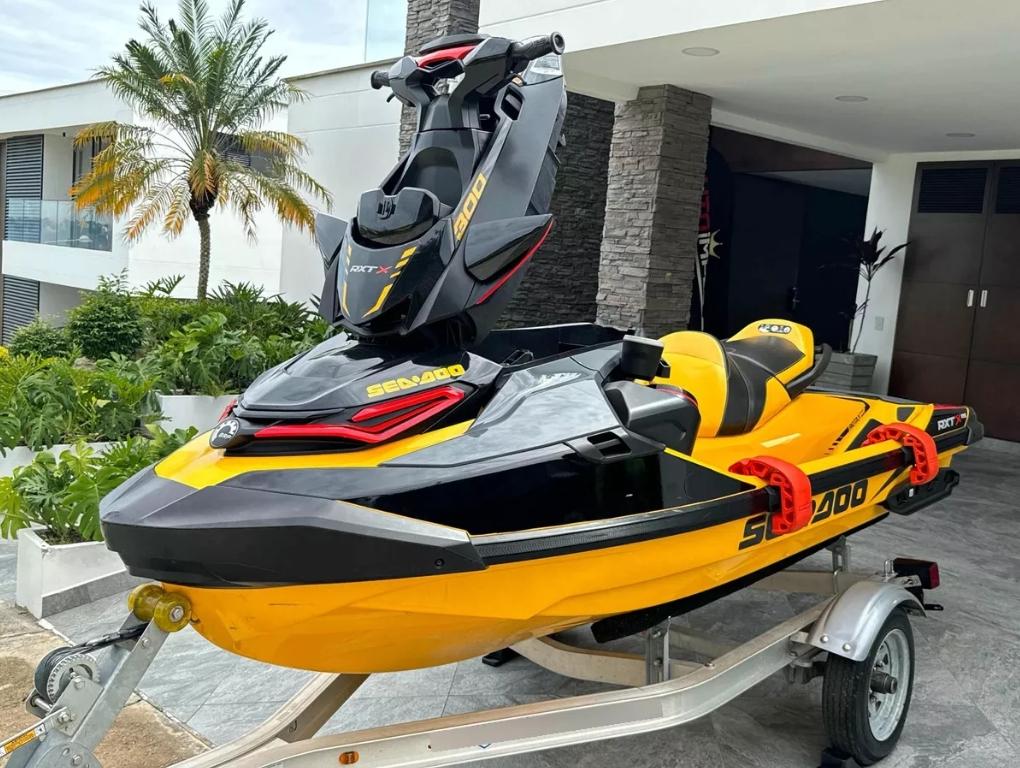 Used Bombardier RXT-X RS 300 in Barcelona - iNautia