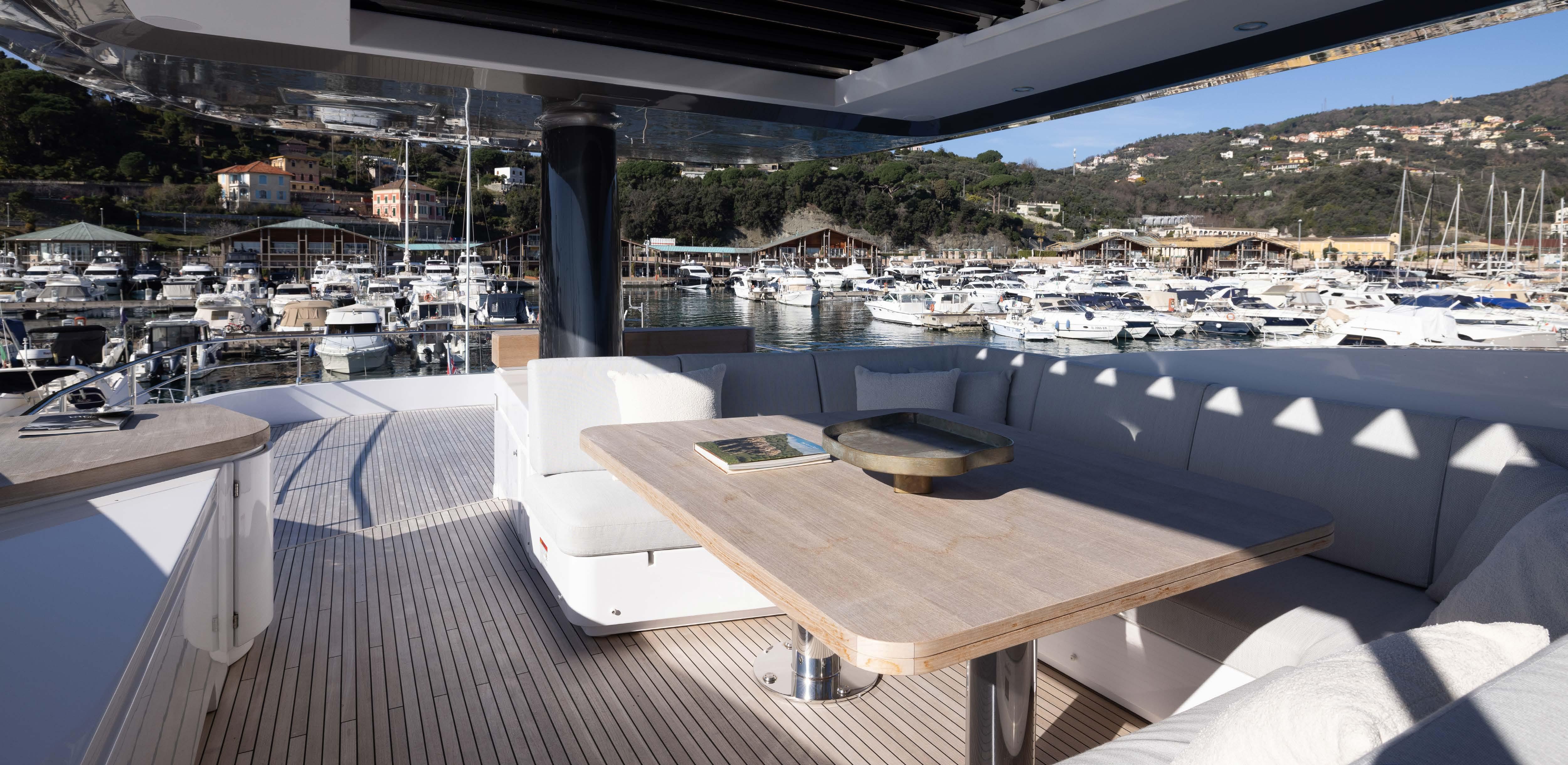 Azimut Magellano 25m Motor Yacht Azimut for sale - YachtWorld