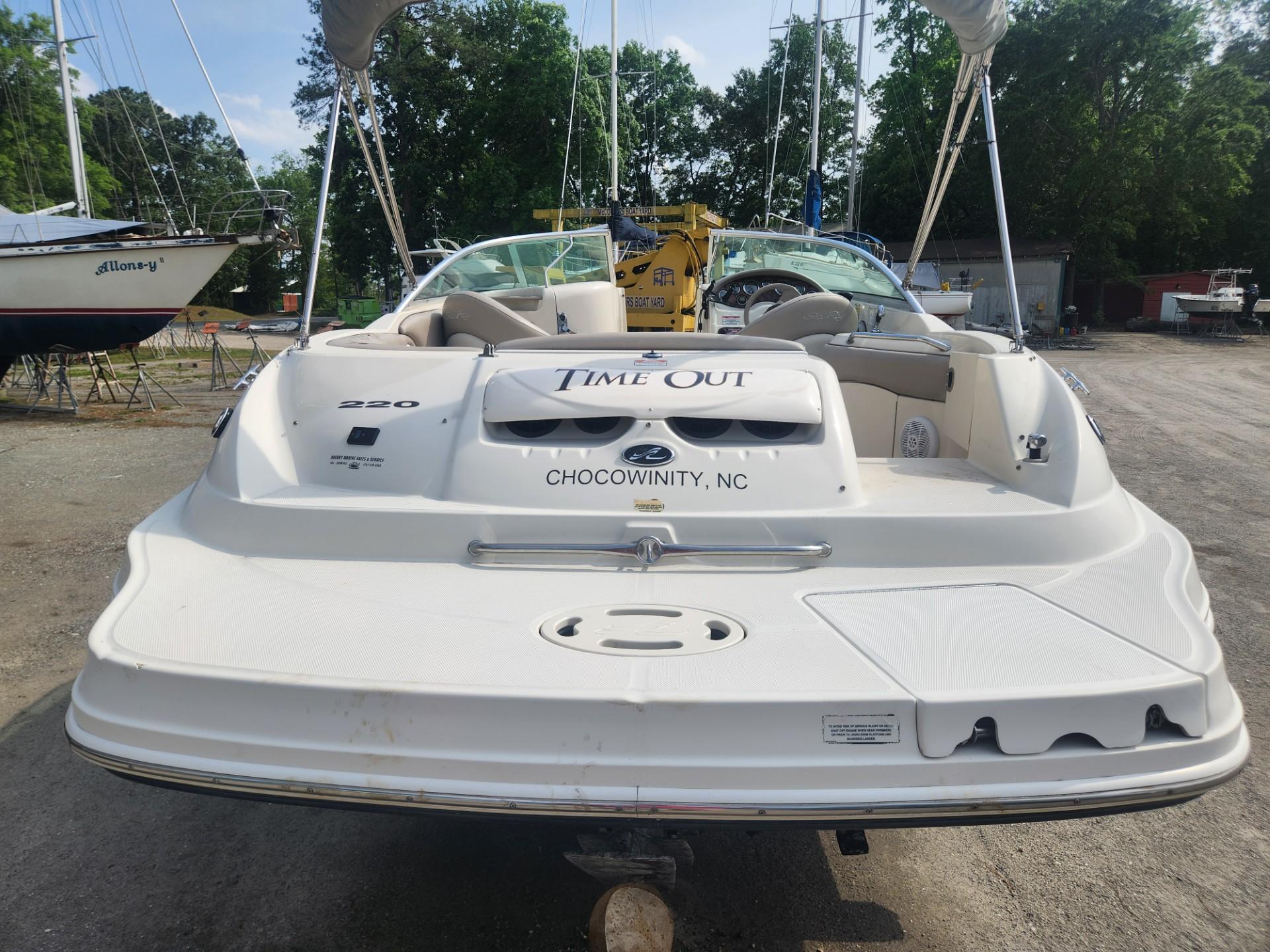 2003 Sea Ray 220 Sundeck Deck for sale - YachtWorld