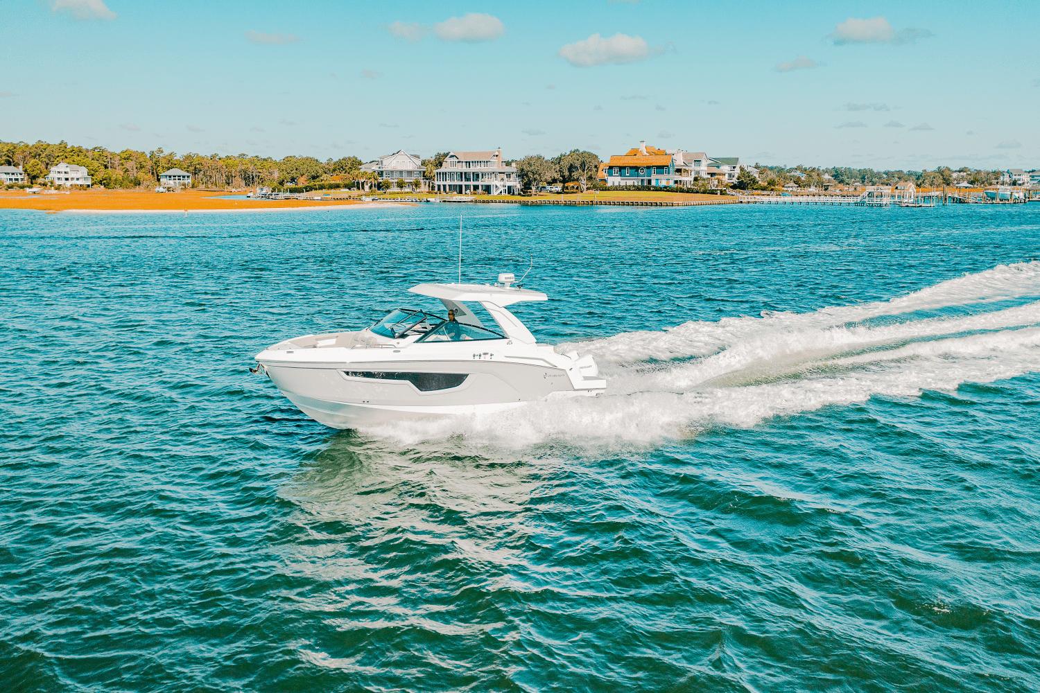 2025 Cruisers Yachts 34 GLS Outboard Ongespecificeerde boten te koop ...