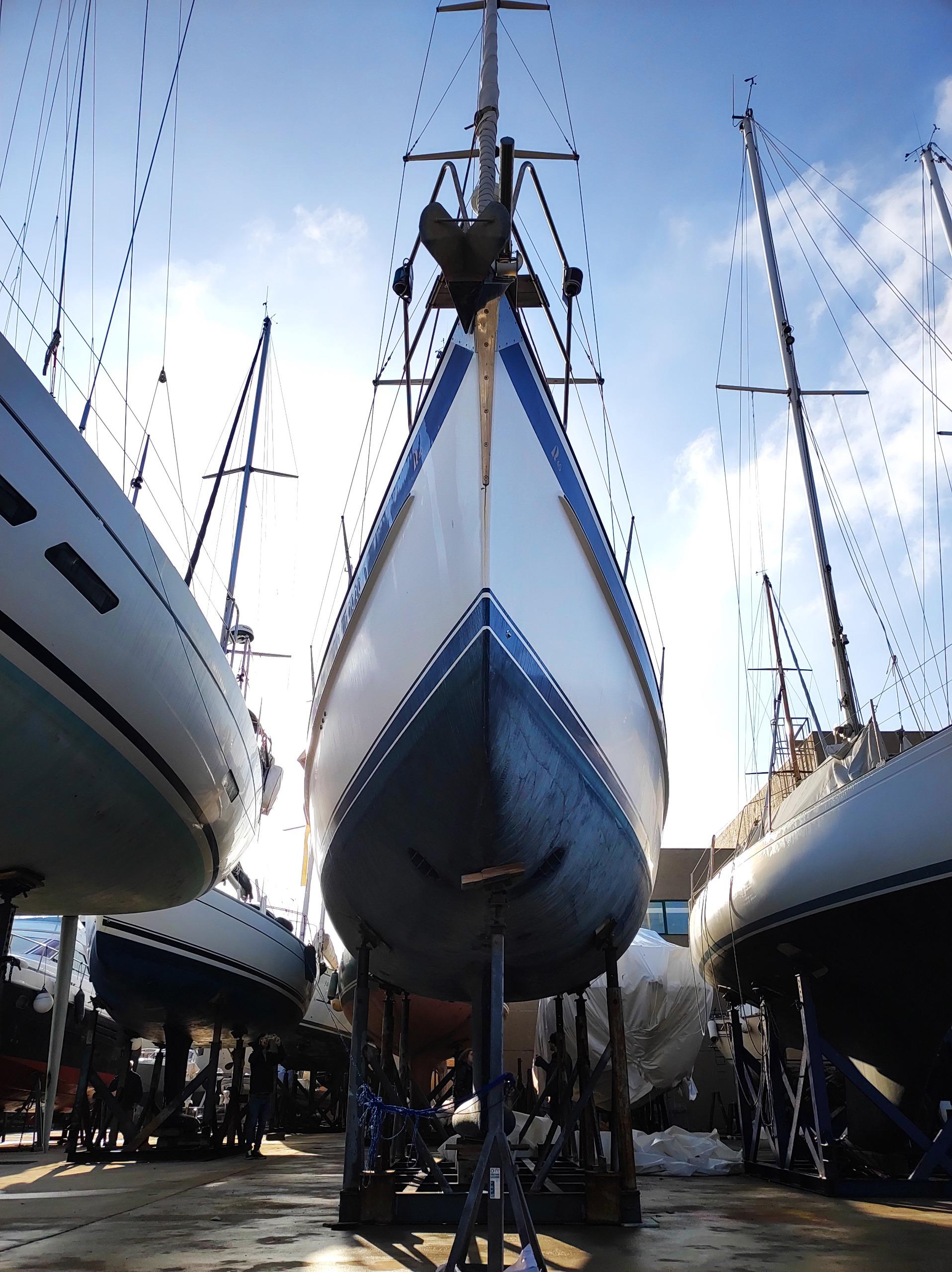 2004 Hallberg-Rassy 40 Centre Cockpit for sale - YachtWorld